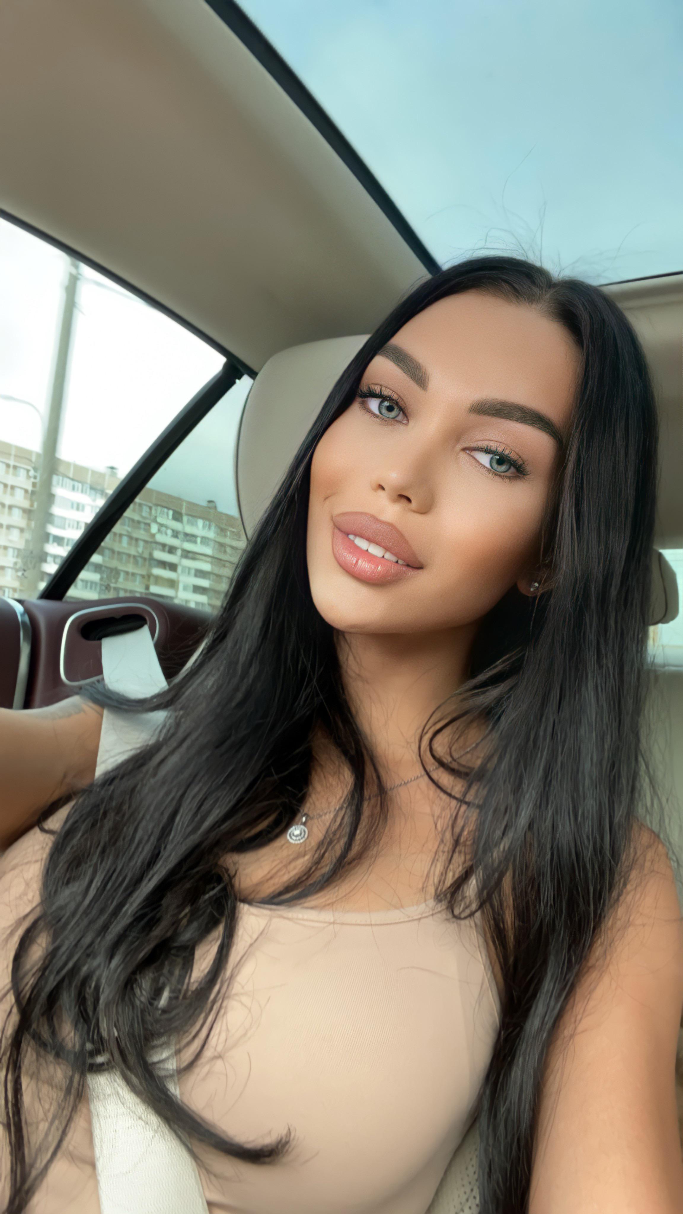 hi 🙋🏻‍♀️ i wish you a great day 🥰MTF 22 y.o | Scrolller