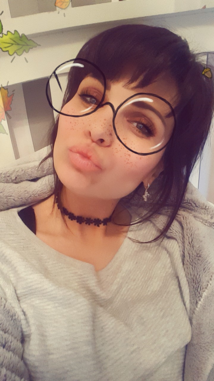 Hi im Candy | Scrolller