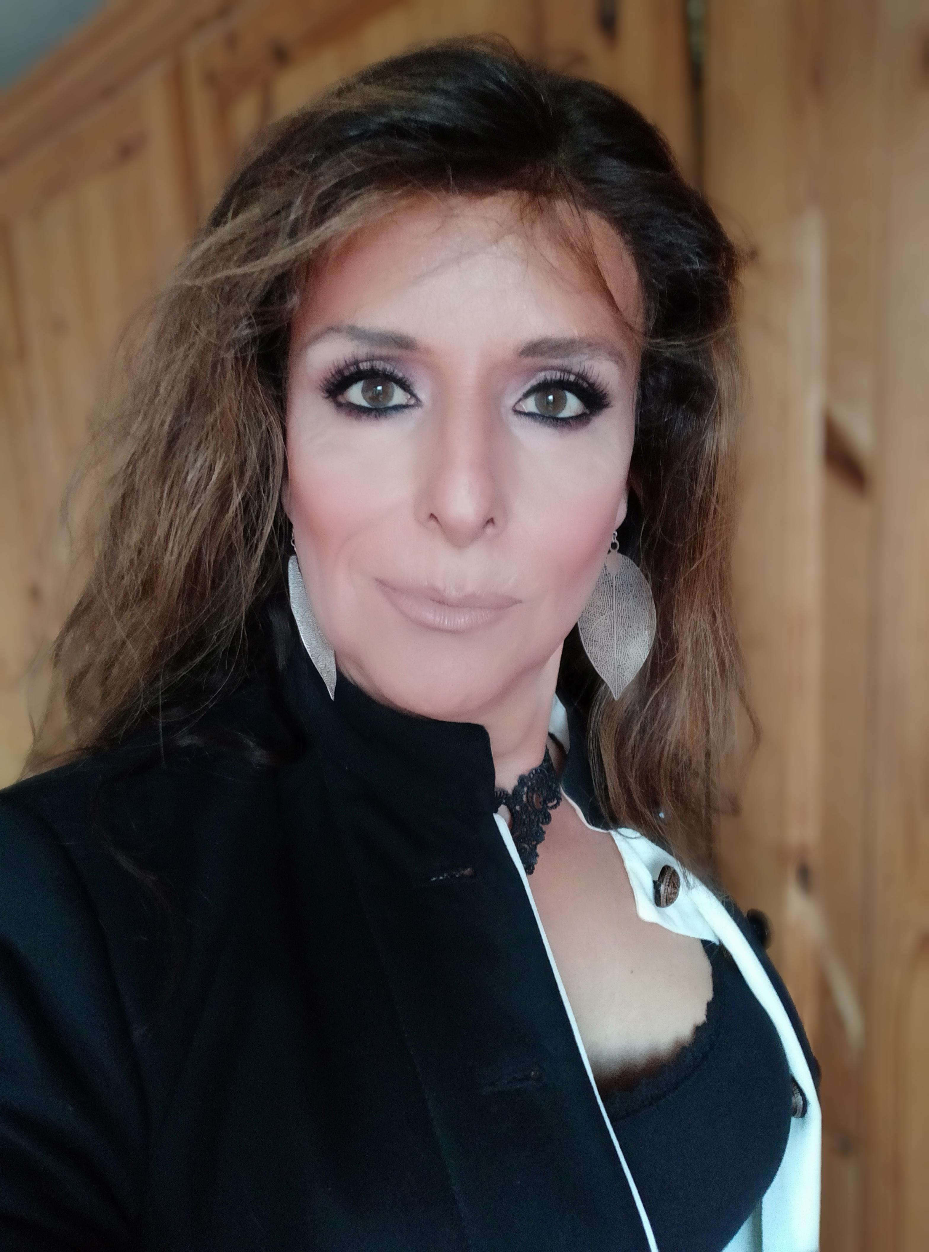 Hi new look, is it too much Eye(Liner)-Makeup? | Scrolller