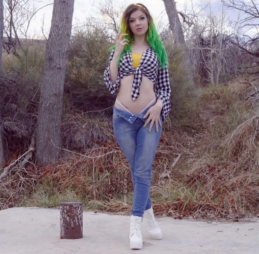 Hi there | Scrolller