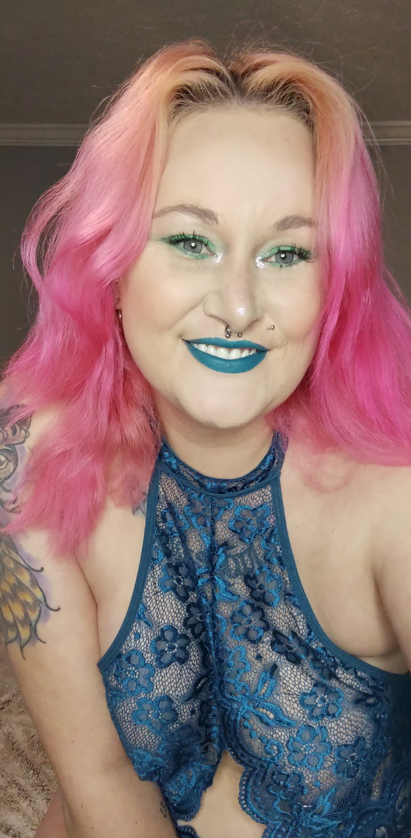 Hi. This is my official application for the pretty alt girls club. | Scrolller