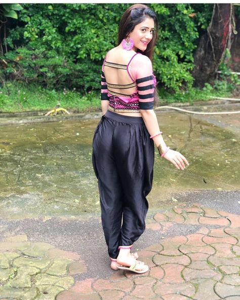 Hiba Nawab Backless A Rare One | Scrolller