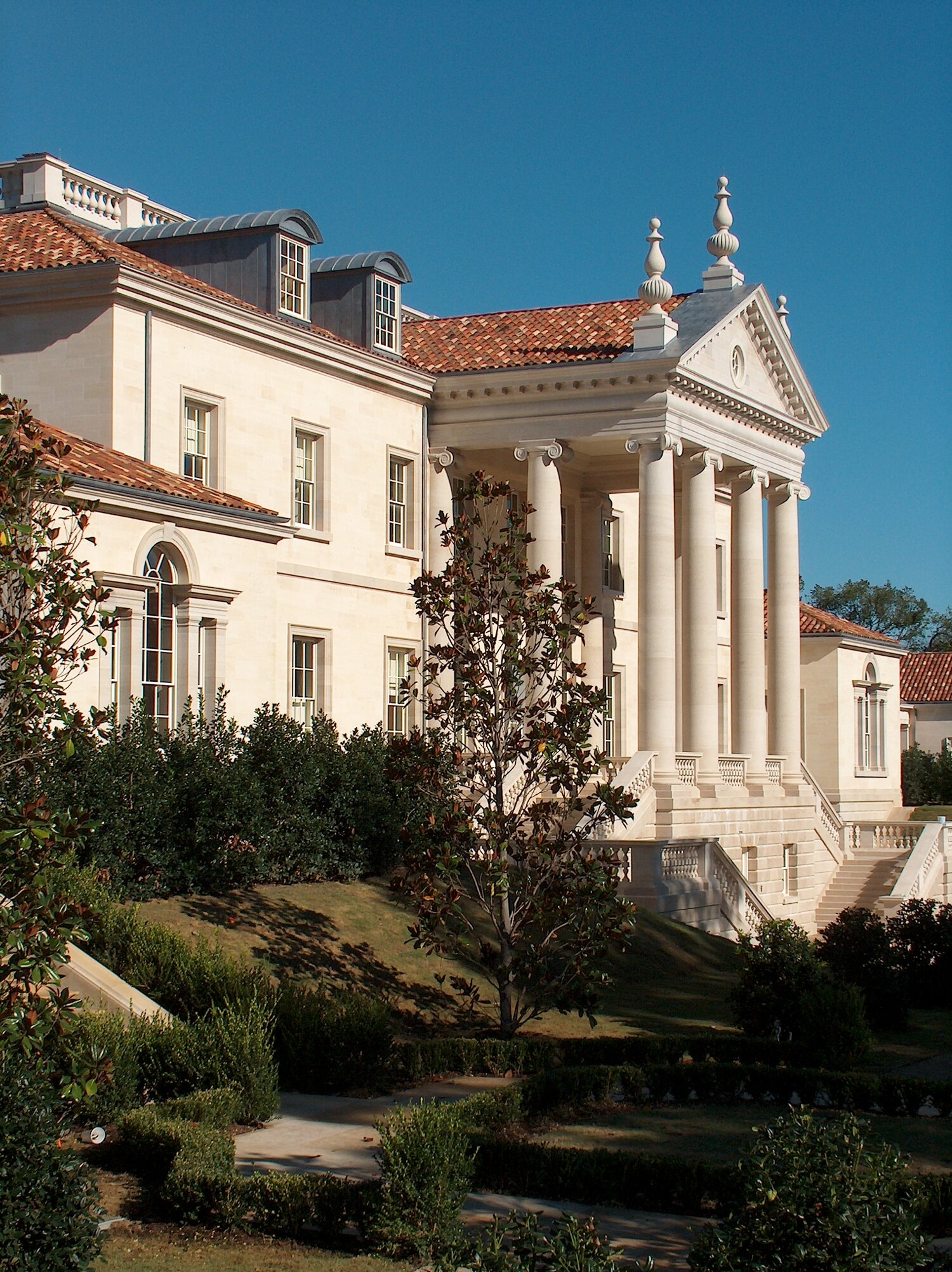 Highland Park House by Larry E. Boerder Architects | Scrolller