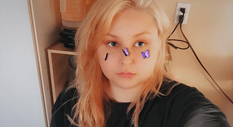 hiiii 🥺 (f23) | Scrolller