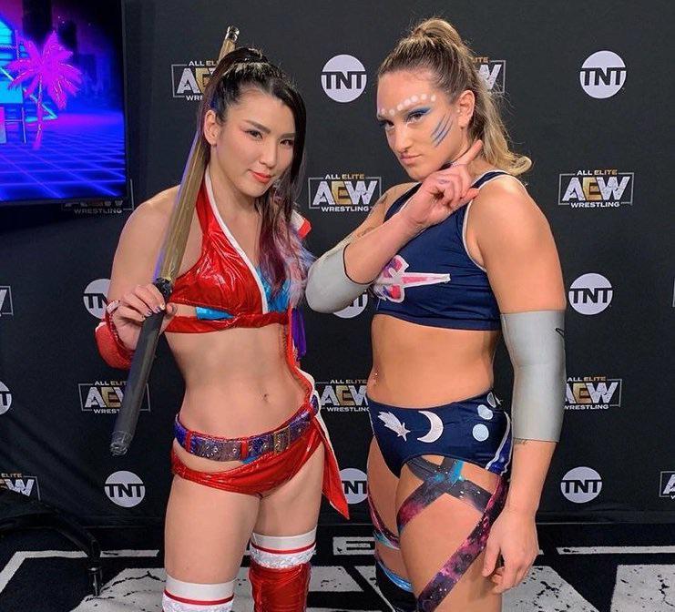 Hikaru Shida and Kris Statlander! ️ | Scrolller