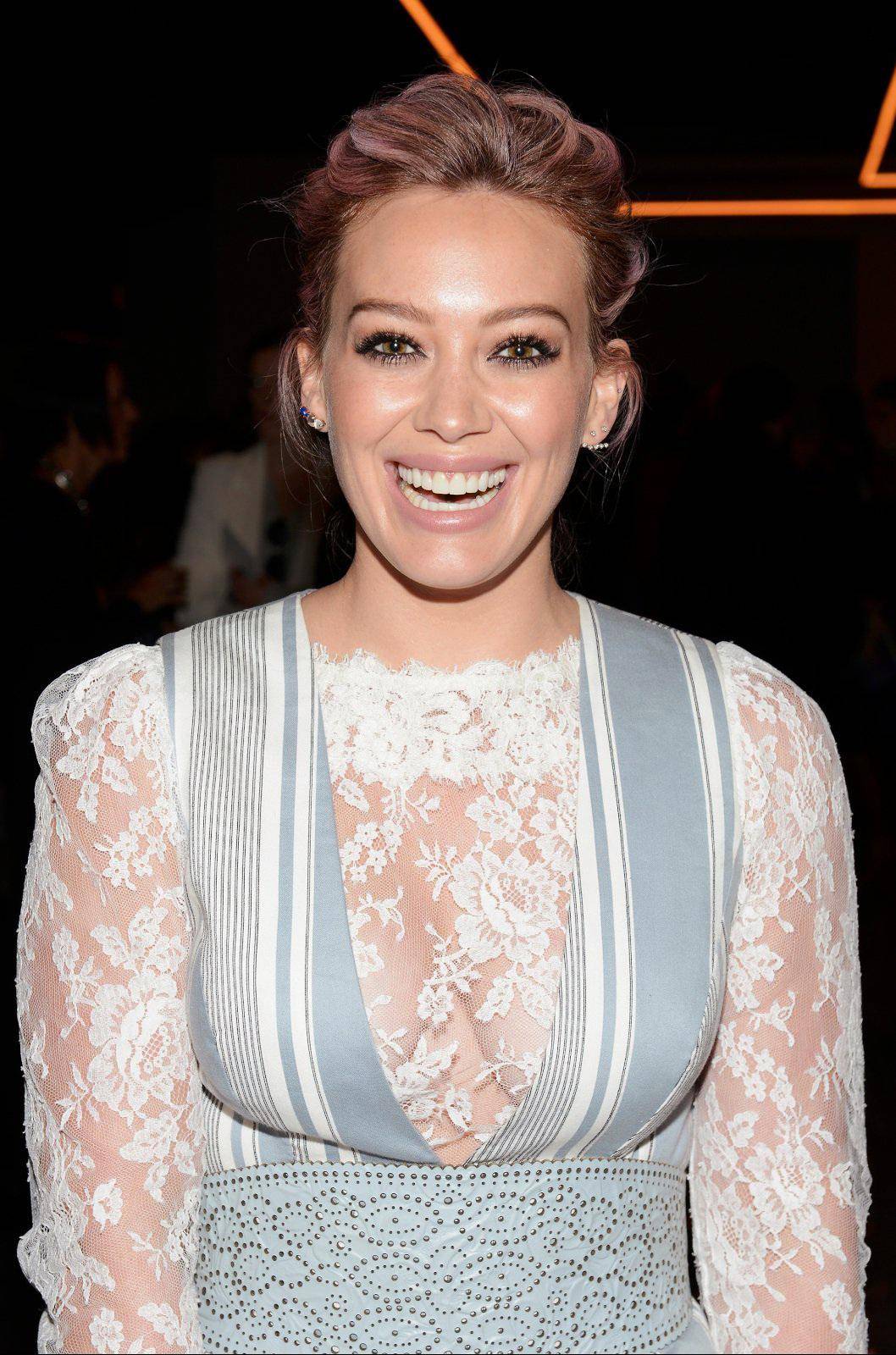 Hilary Duff Scrolller