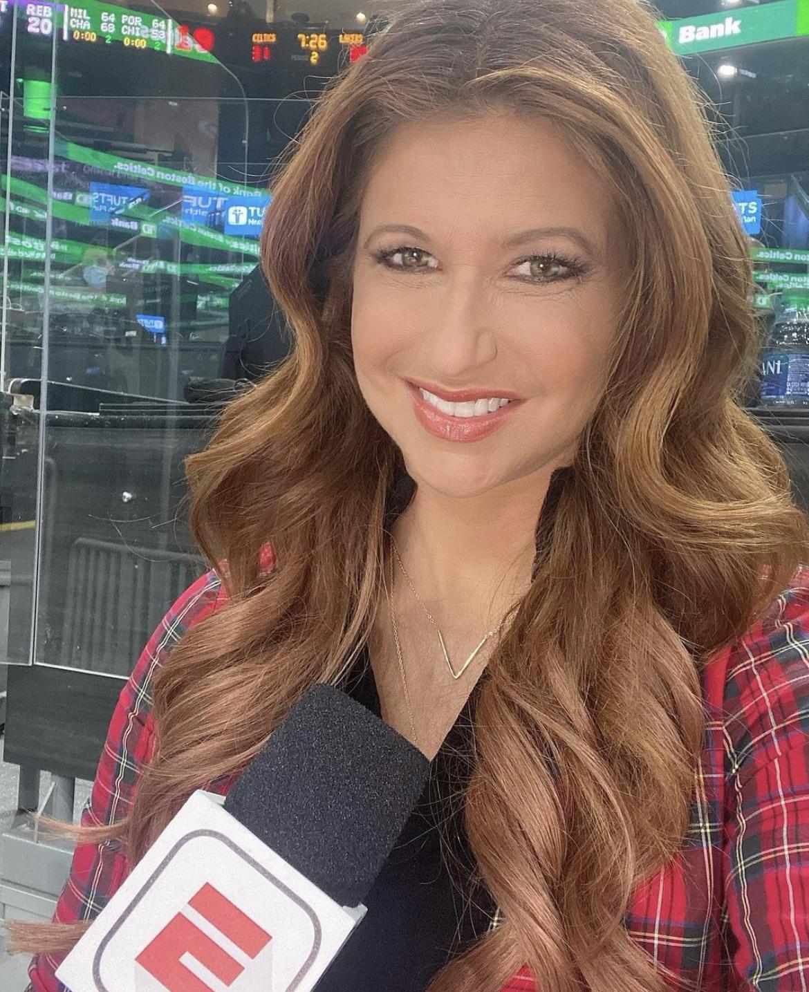 hmu to talk about her | Scrolller