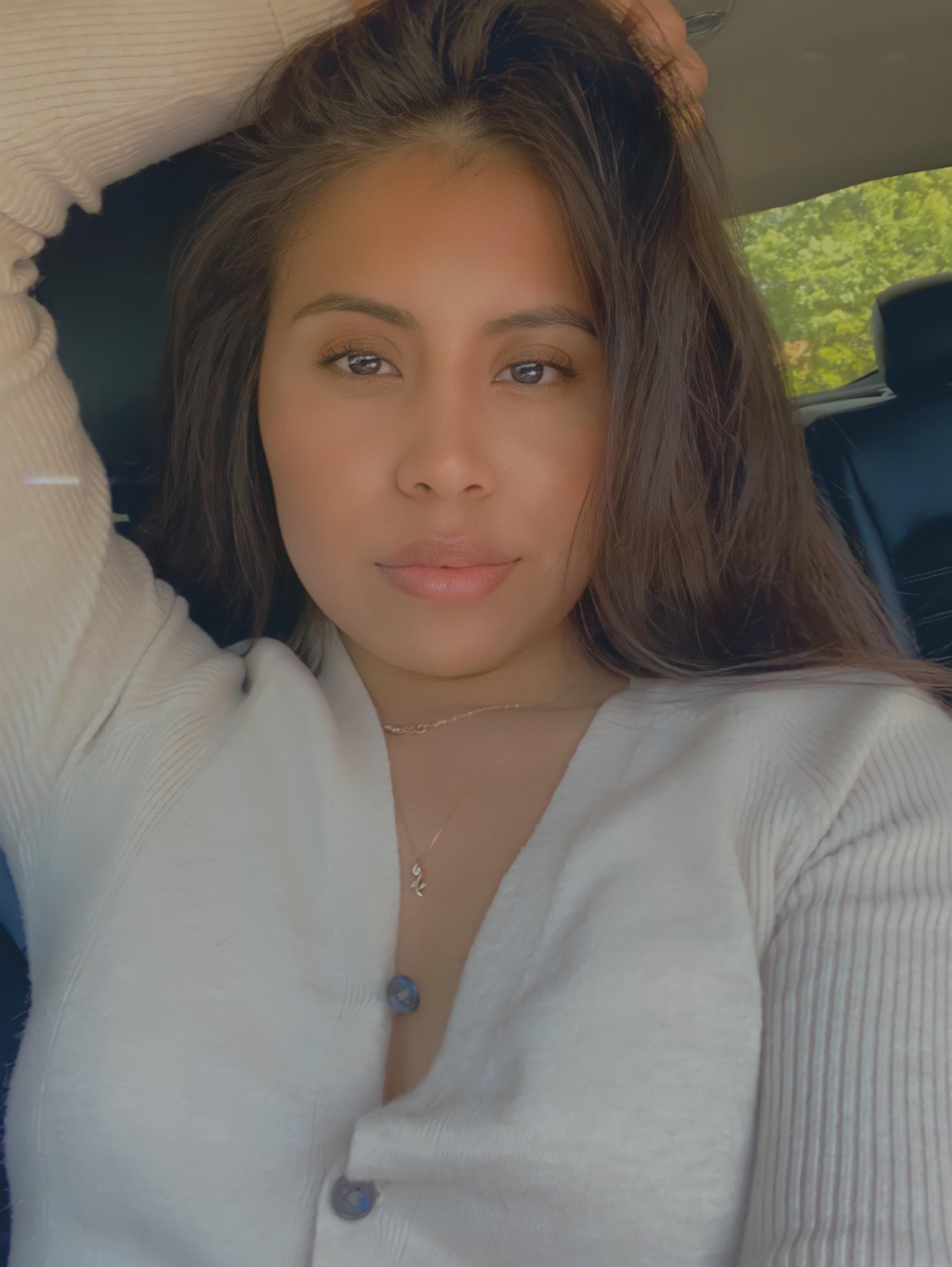 Hola! (26) | Scrolller