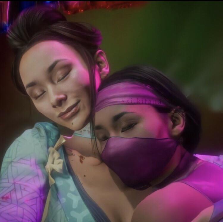 Holding her close by xxi.kitana | Scrolller