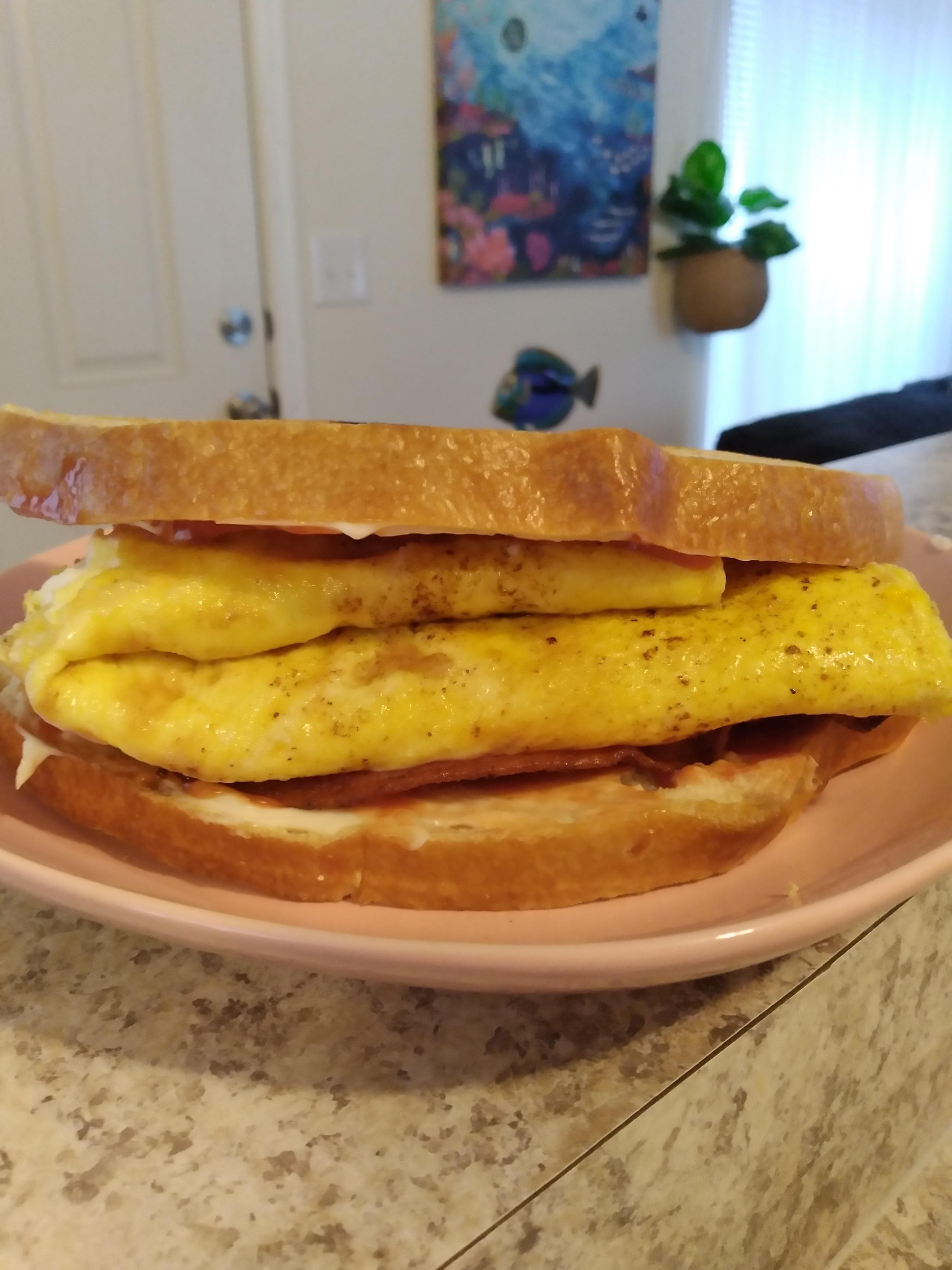 [Homemade] Bacon egg and white cheddar on sourdough | Scrolller