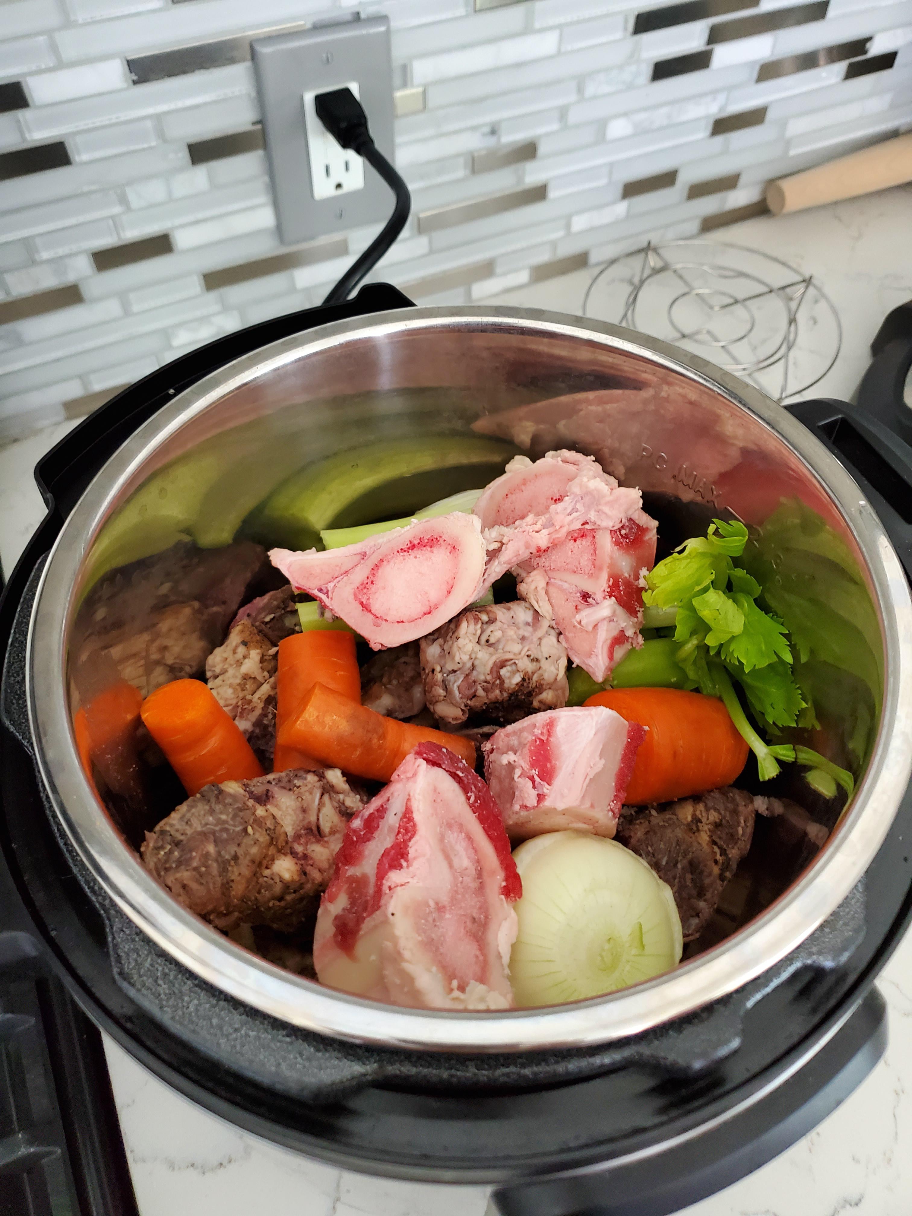 Homemade beef broth | Scrolller