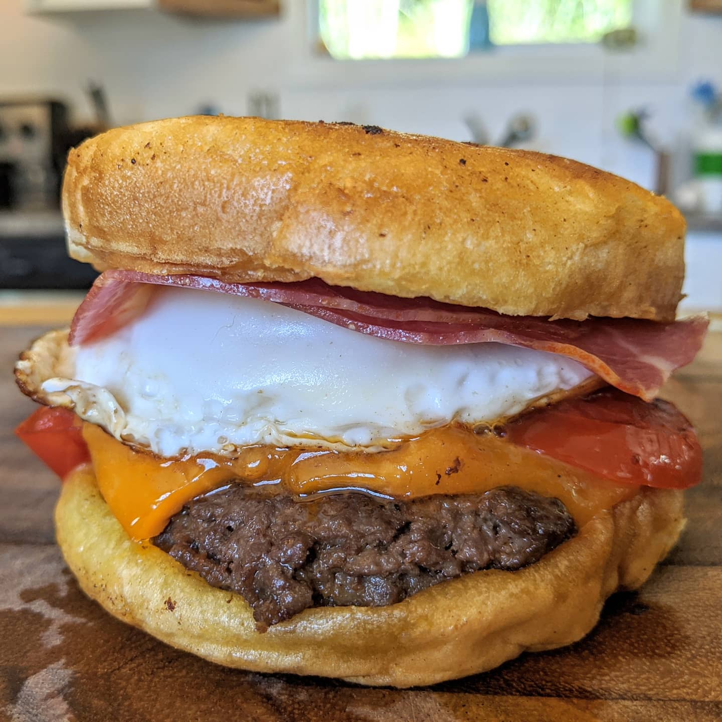 [Homemade] Brunch Burger with cheese, tomato, capicolla and egg. | Scrolller