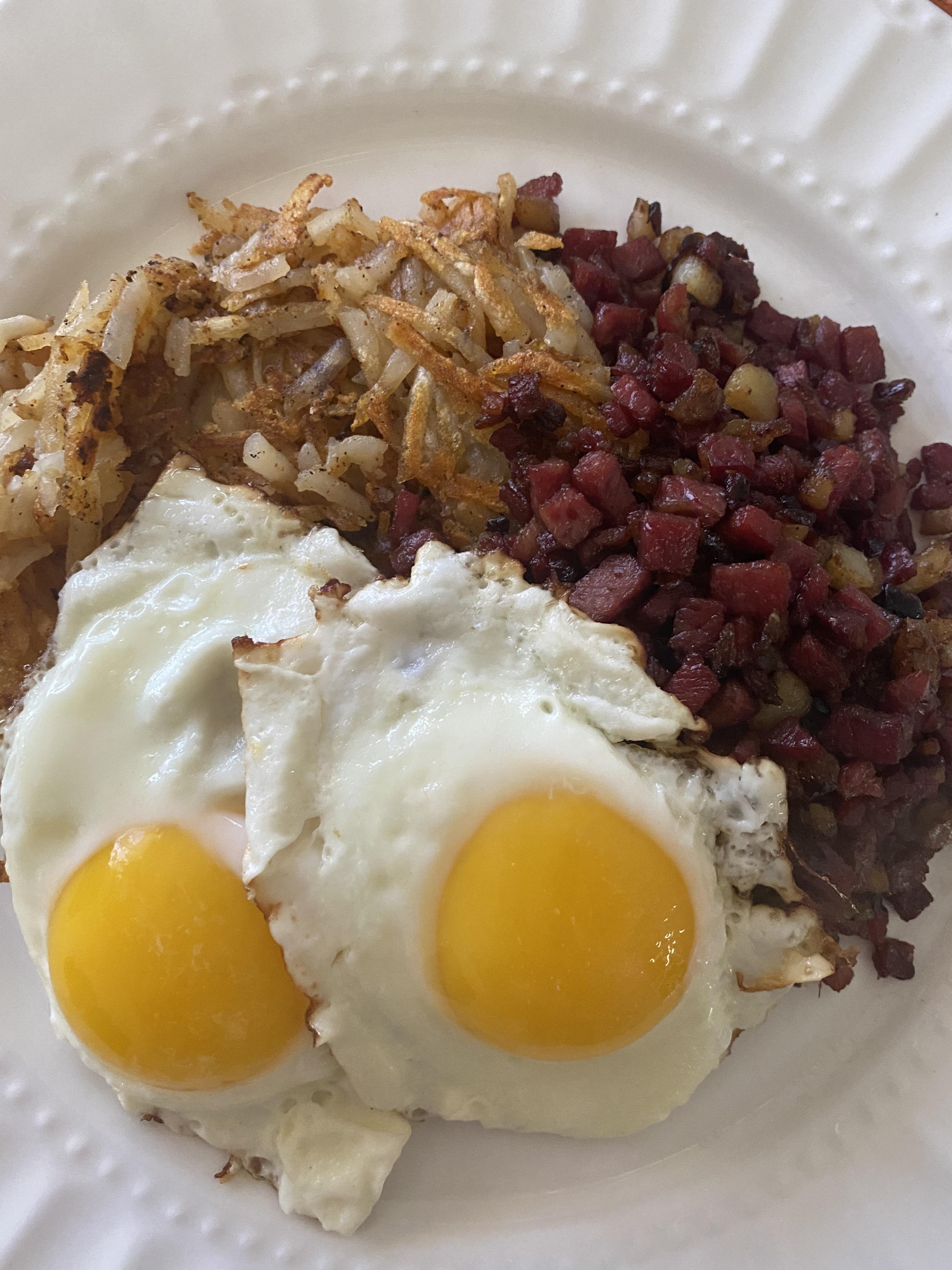 Homemade Corned Beef, Hash Browns, and Eggs | Scrolller