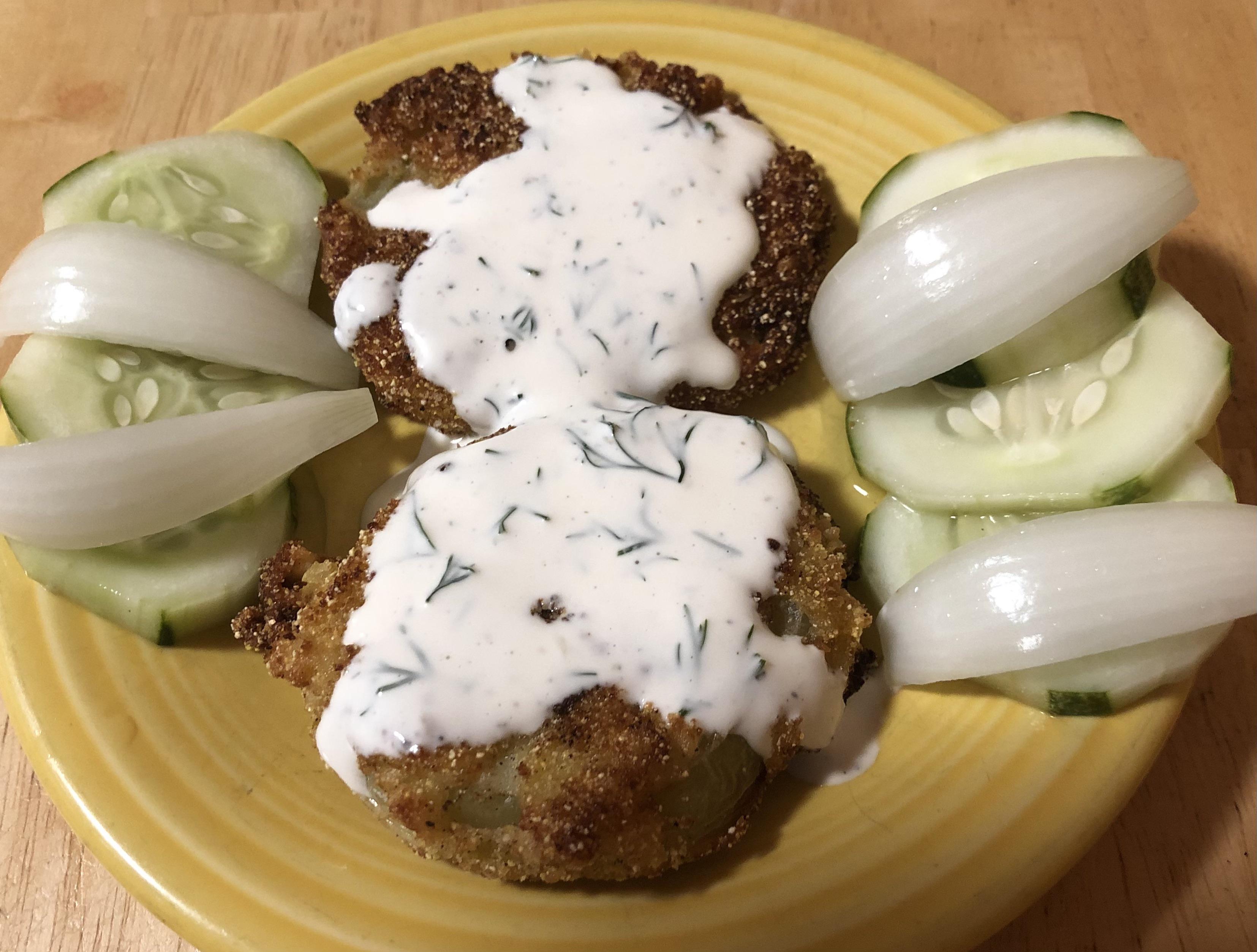 [Homemade] Fried green tomatoes topped with dill sauce and cucumber salad on the side | Scrolller