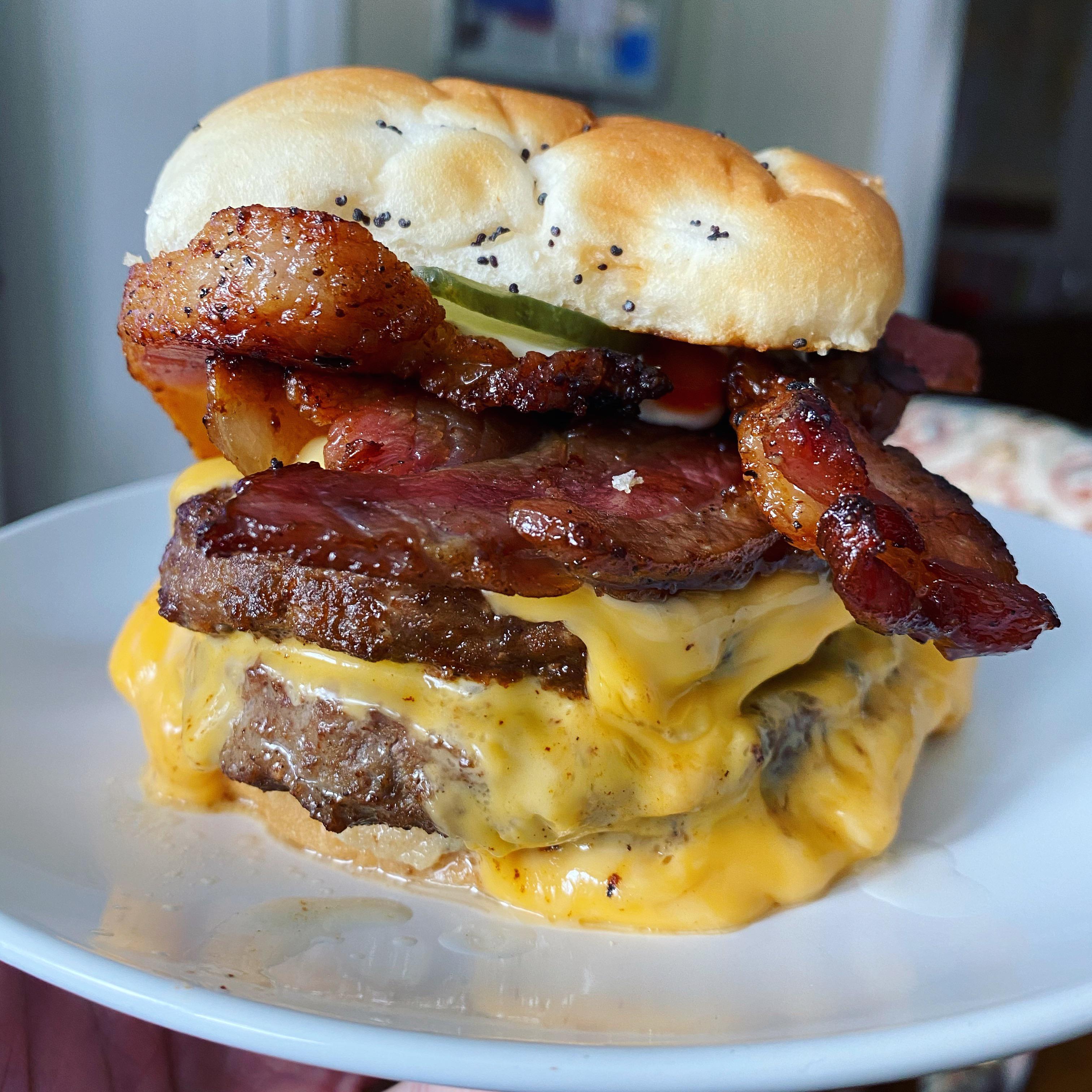 [Homemade] Home-cured bacon cheeseburger. | Scrolller