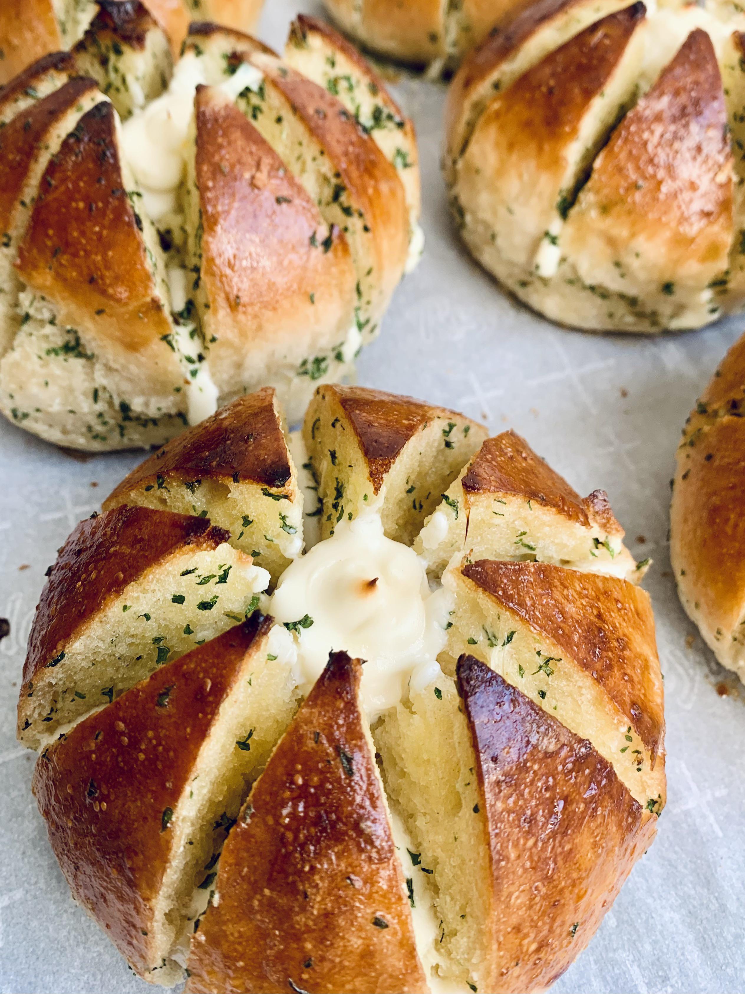 [homemade] Korean Cream Cheese Garlic Bread | Scrolller