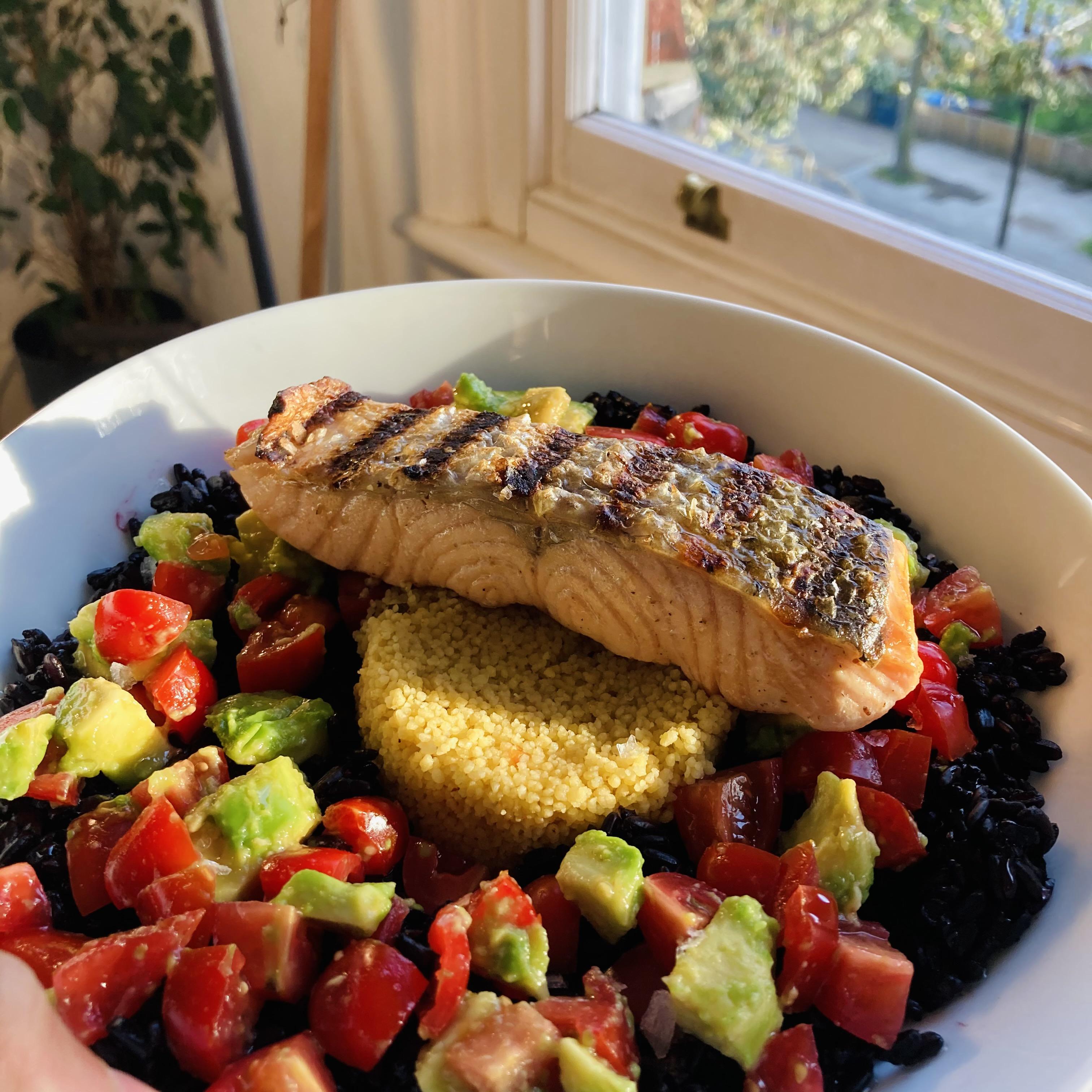 [Homemade] Panfried Salmon with black rice, couscous, avocado and plum tomatoes | Scrolller