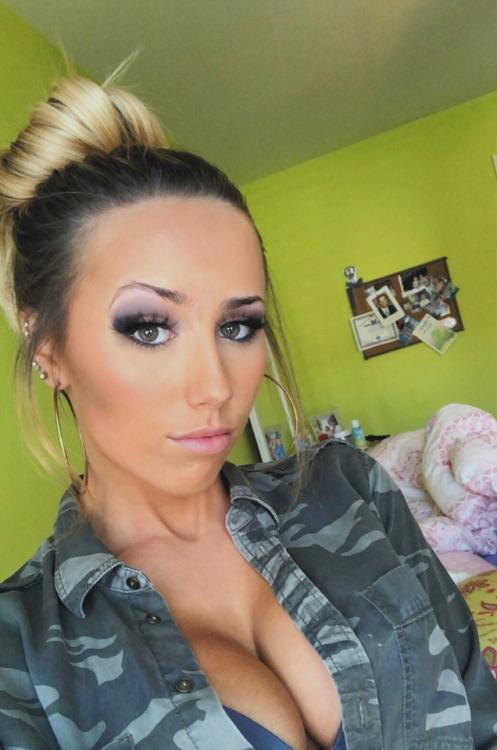 Honey😍 | Scrolller