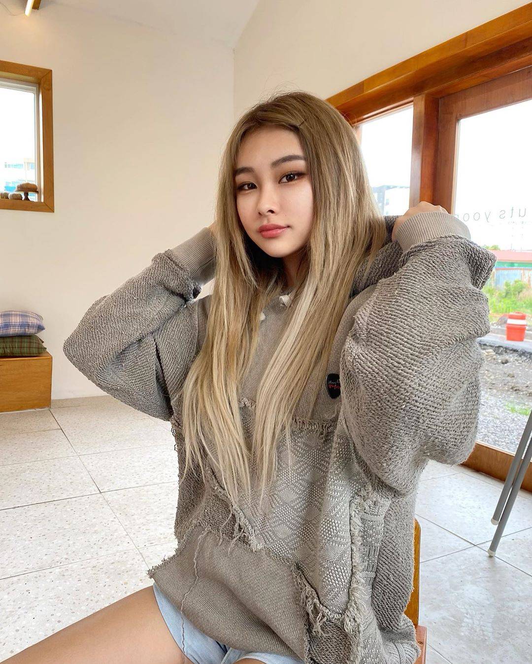 Hoodie 2 | Scrolller