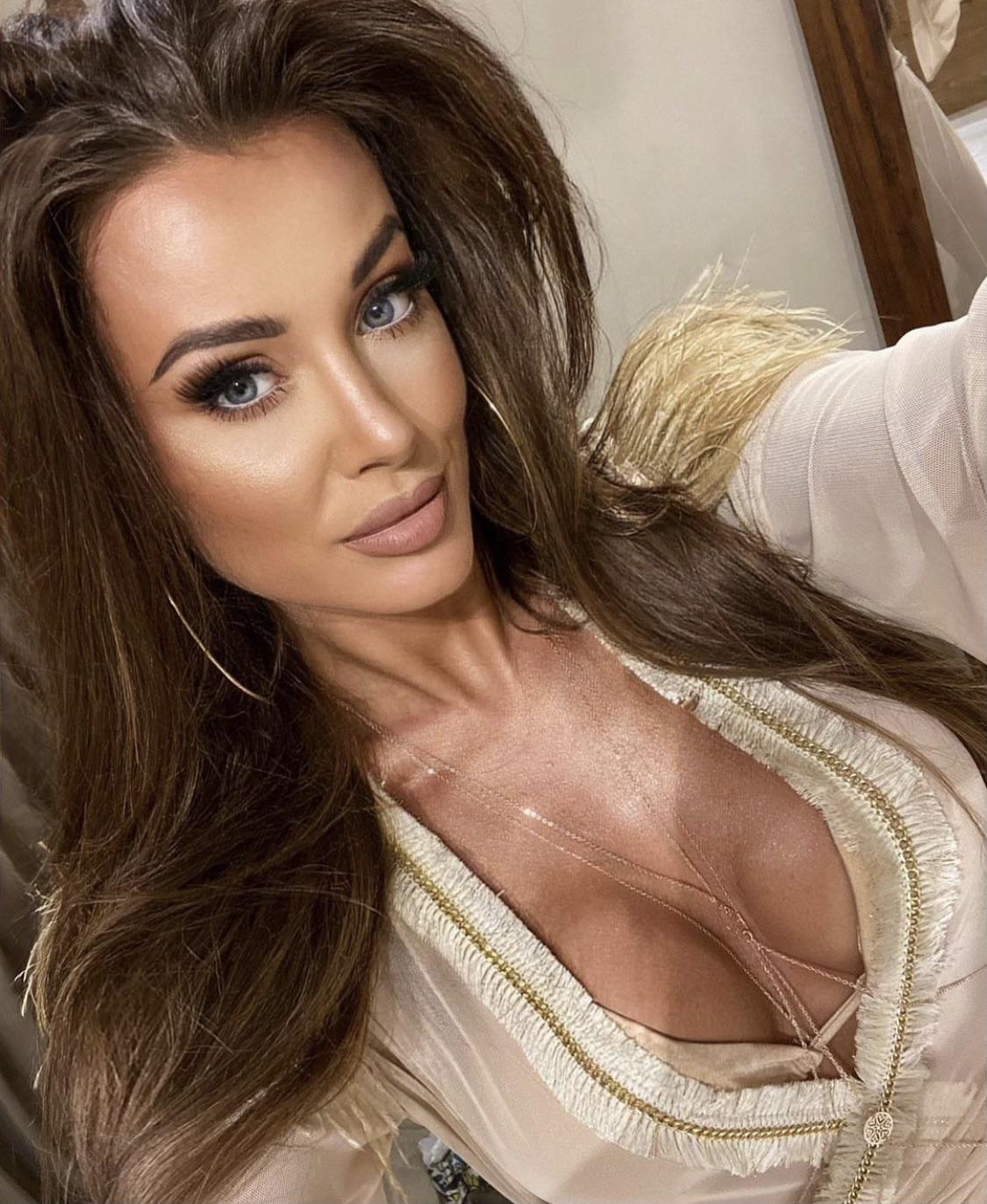 Hoops and Cleave | Scrolller