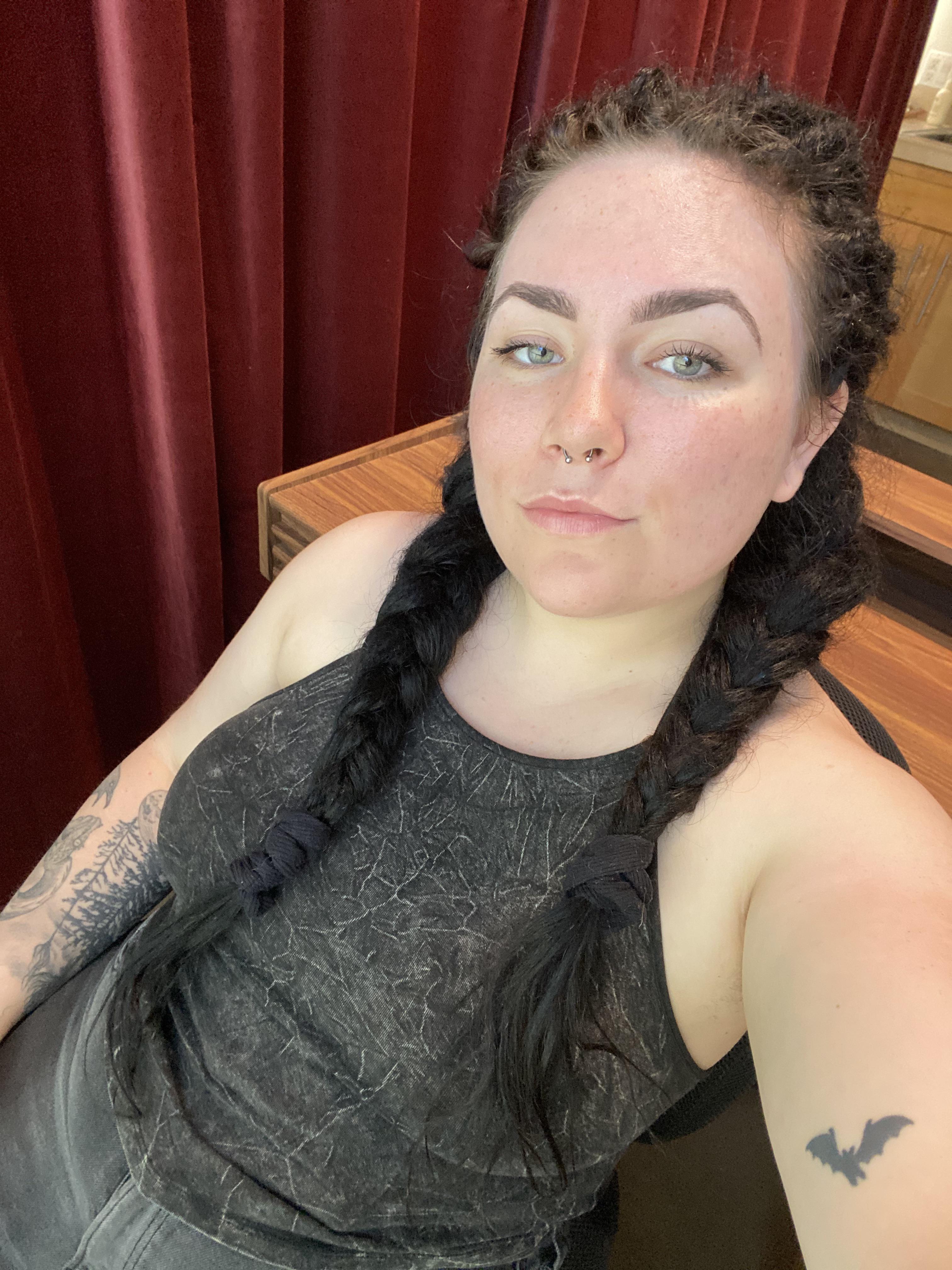 Hope everyone is having a Good Friday and staying cool!🥰 | Scrolller