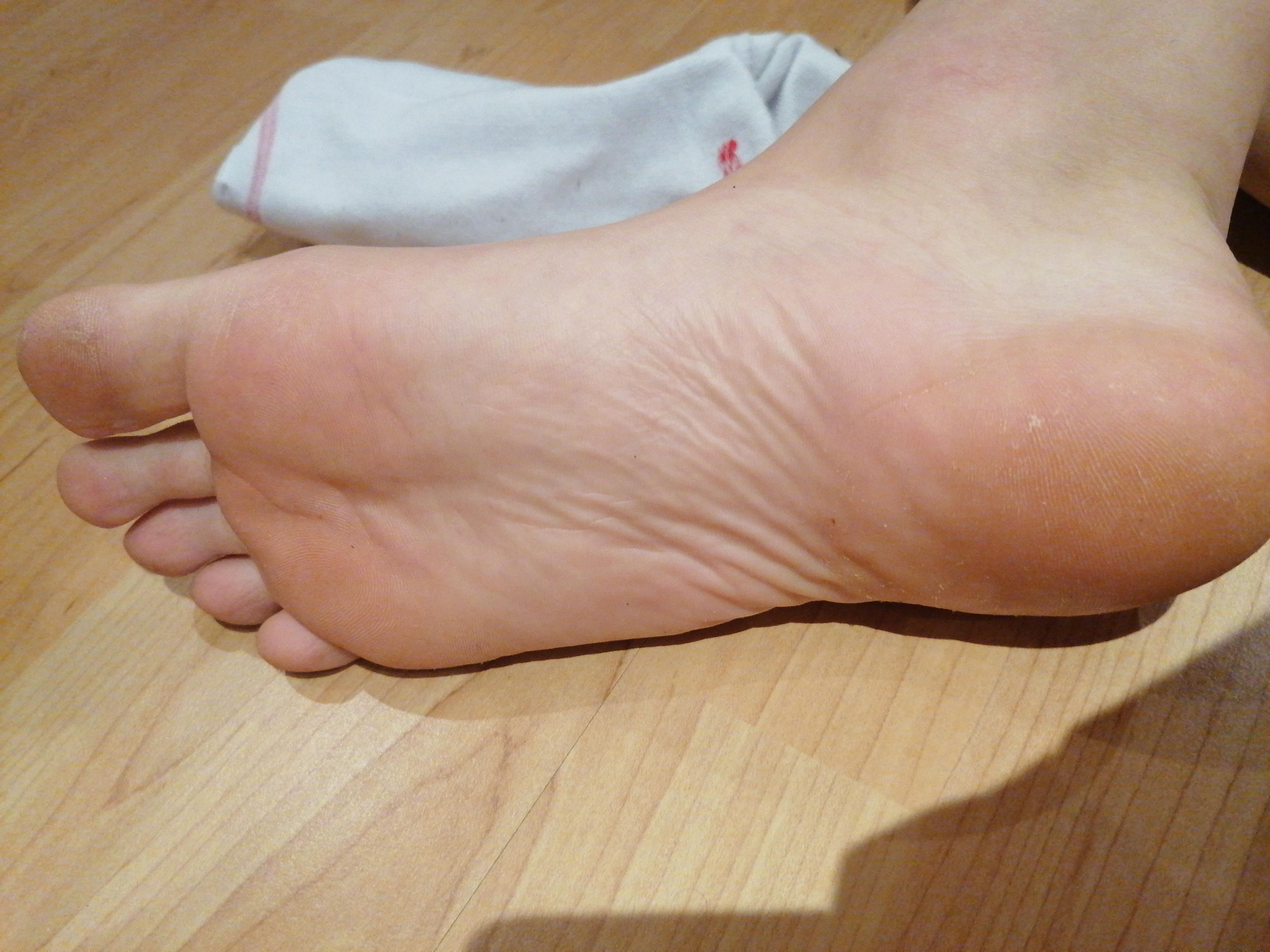 Hope you Like my feet, Bit dirty | Scrolller