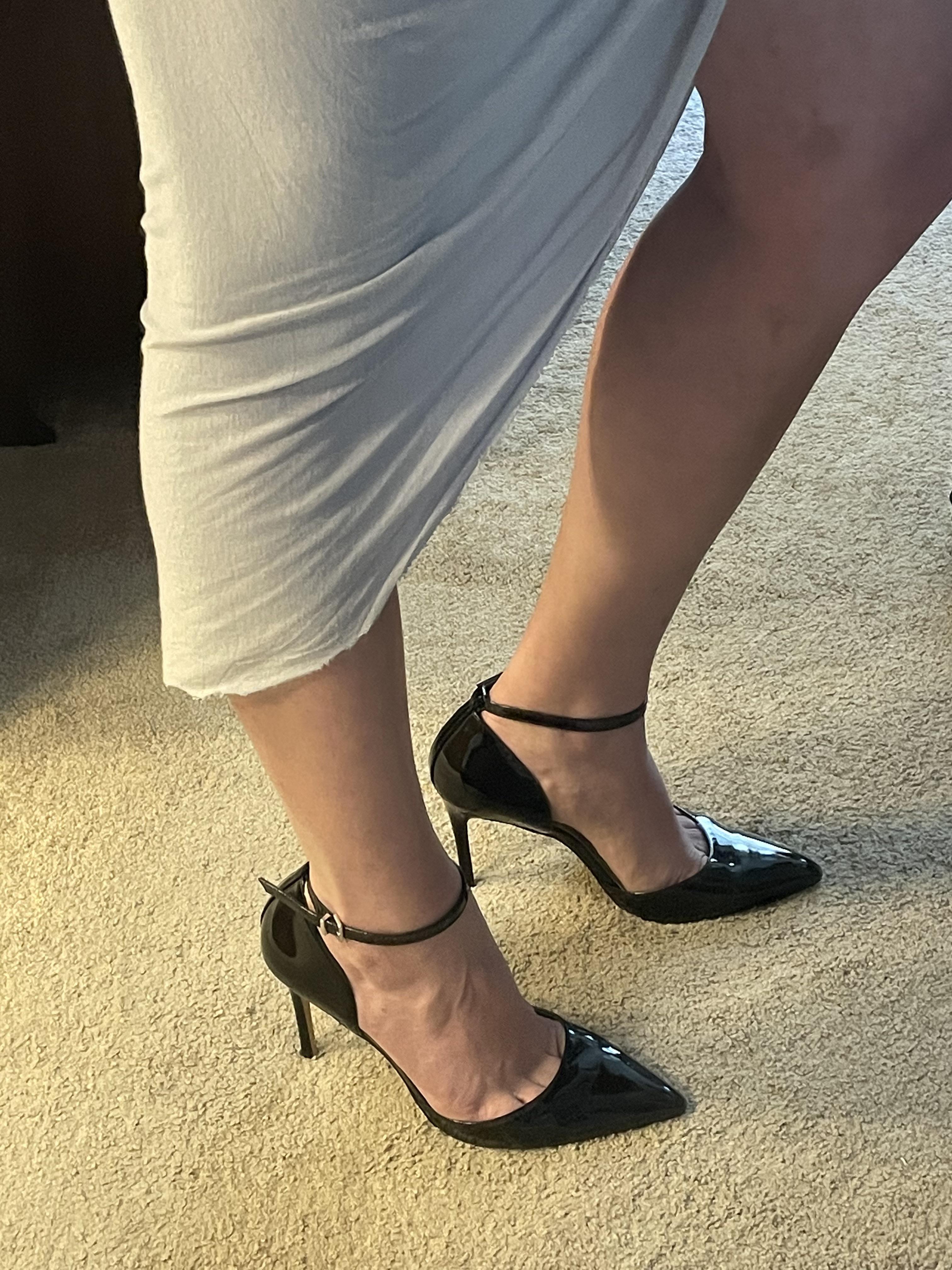 Hope you liked my skirt/heel combo | Scrolller
