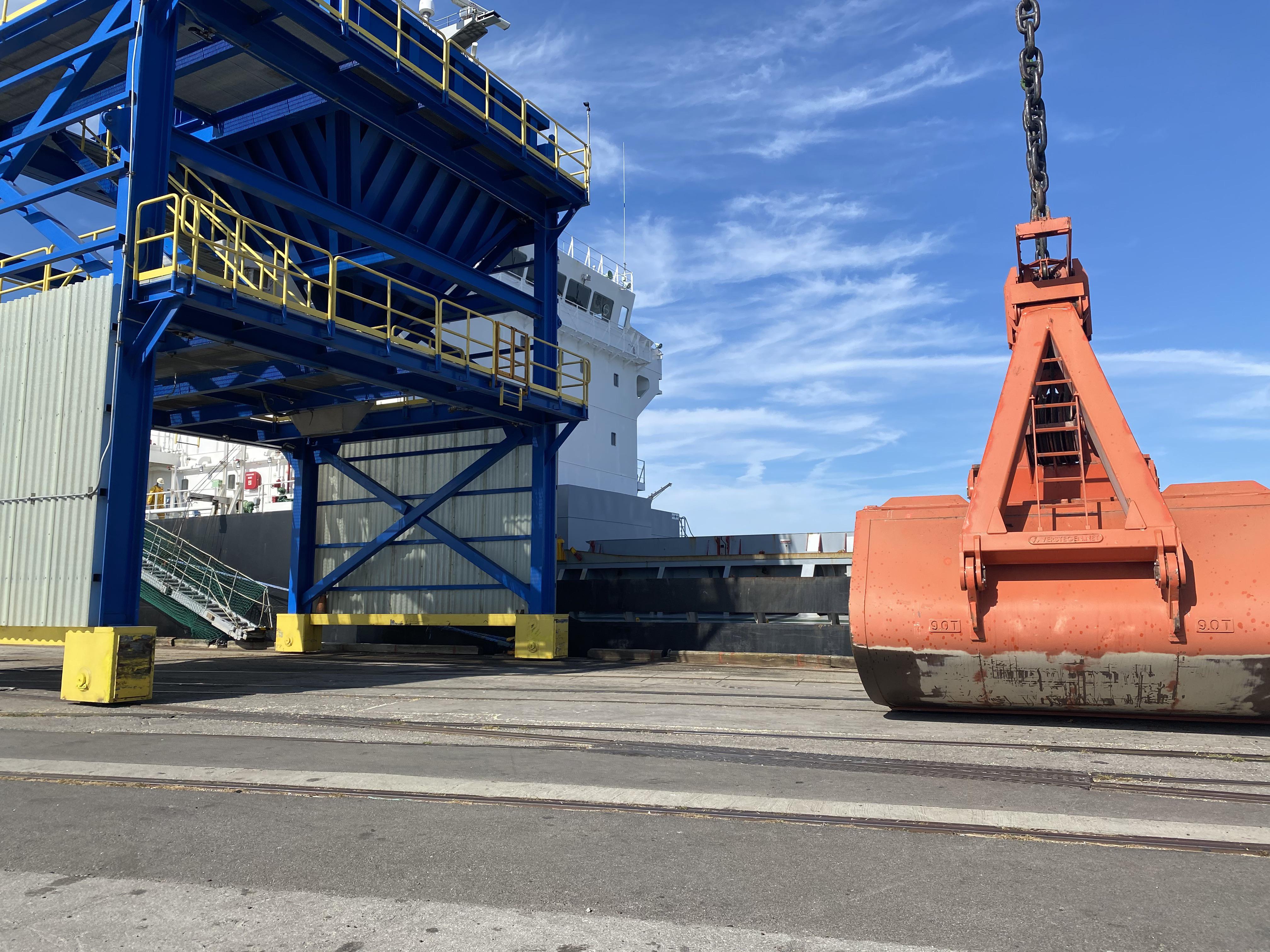 Hopper as big as the wheelhouse. | Scrolller