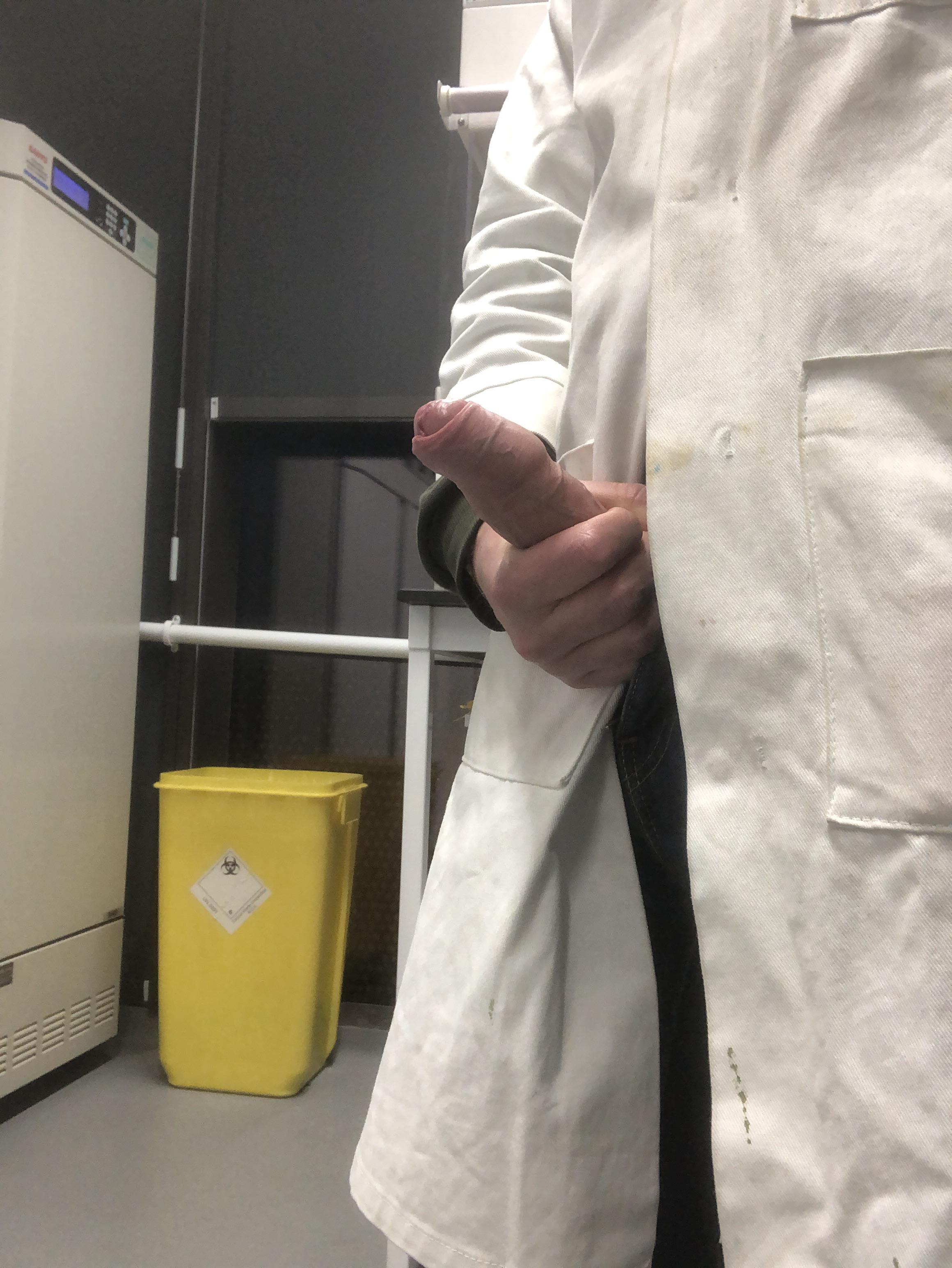 Horny in the lab | Scrolller