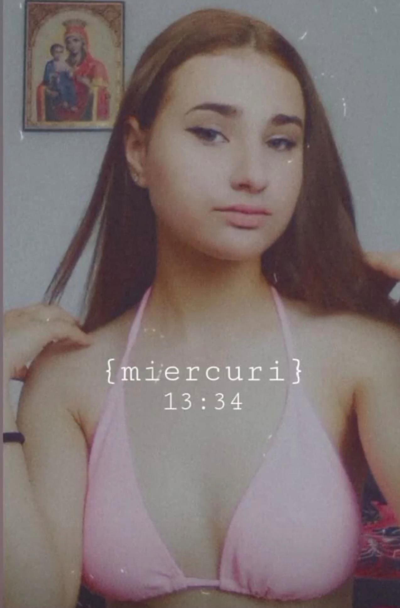 Hot babe | Scrolller