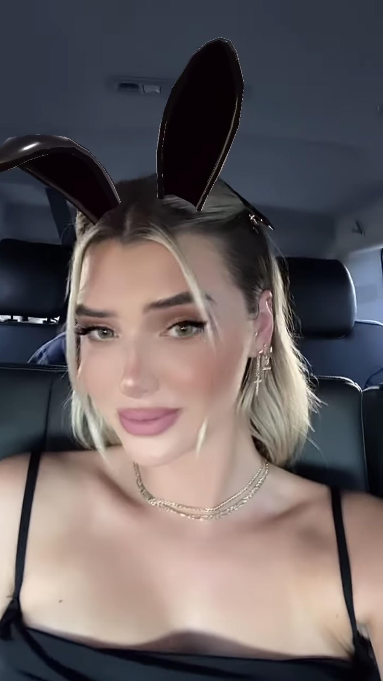 Hot Bunny | Scrolller