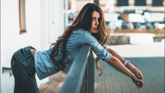 hot girl arched back | Scrolller