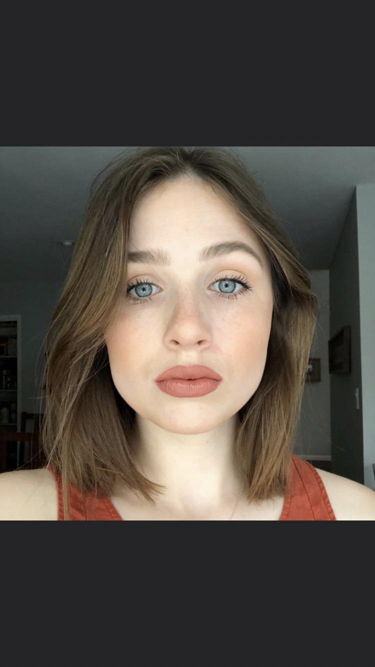 Hot or not? 21f | Scrolller