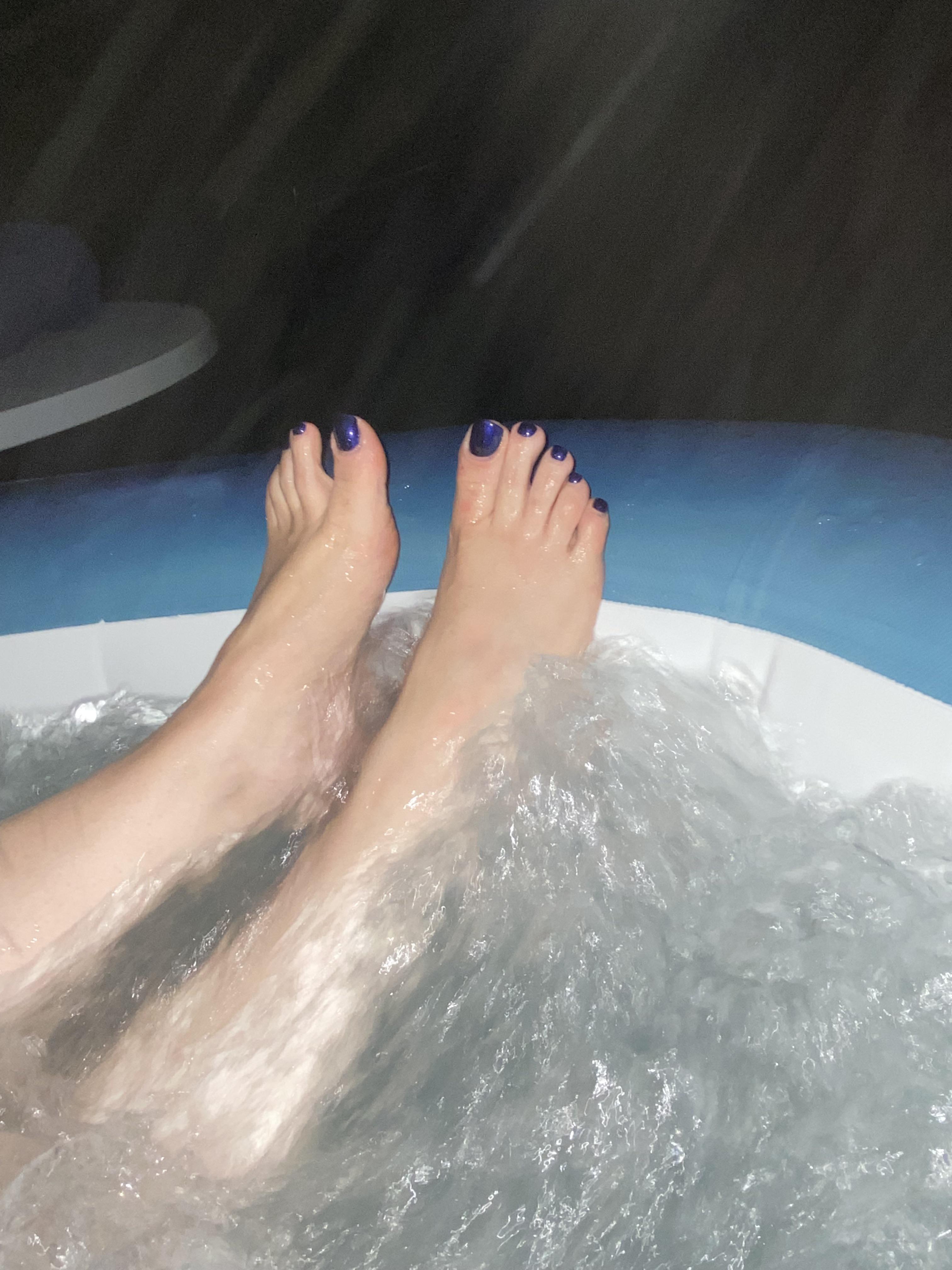 Hot tub relaxation … | Scrolller