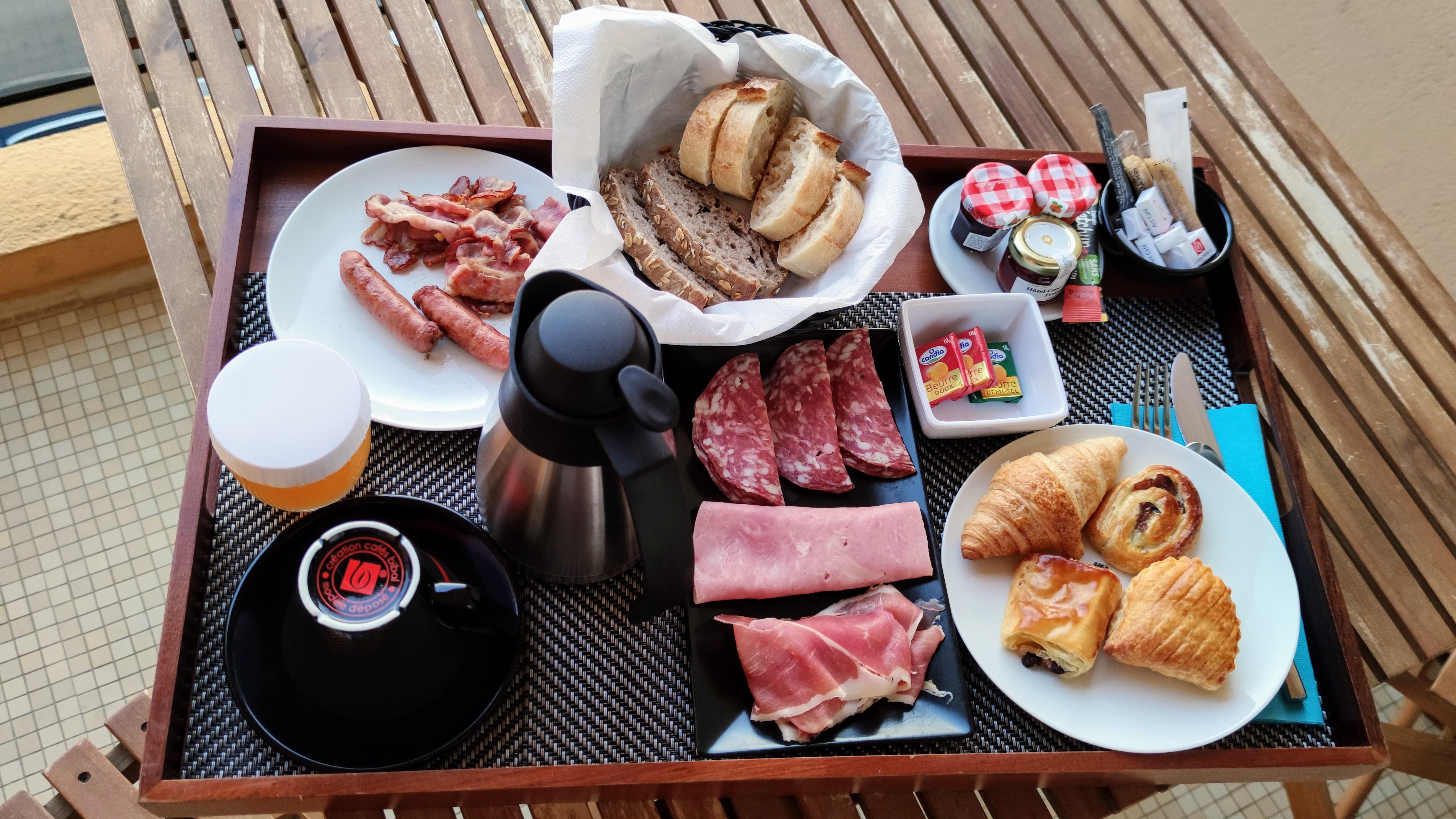 Hotel breakfast | Scrolller