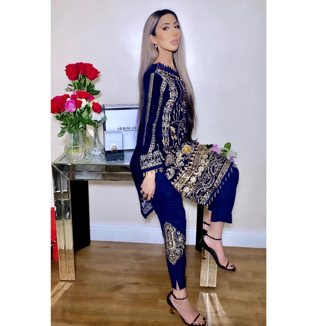 Hottie Mona at her best | Scrolller