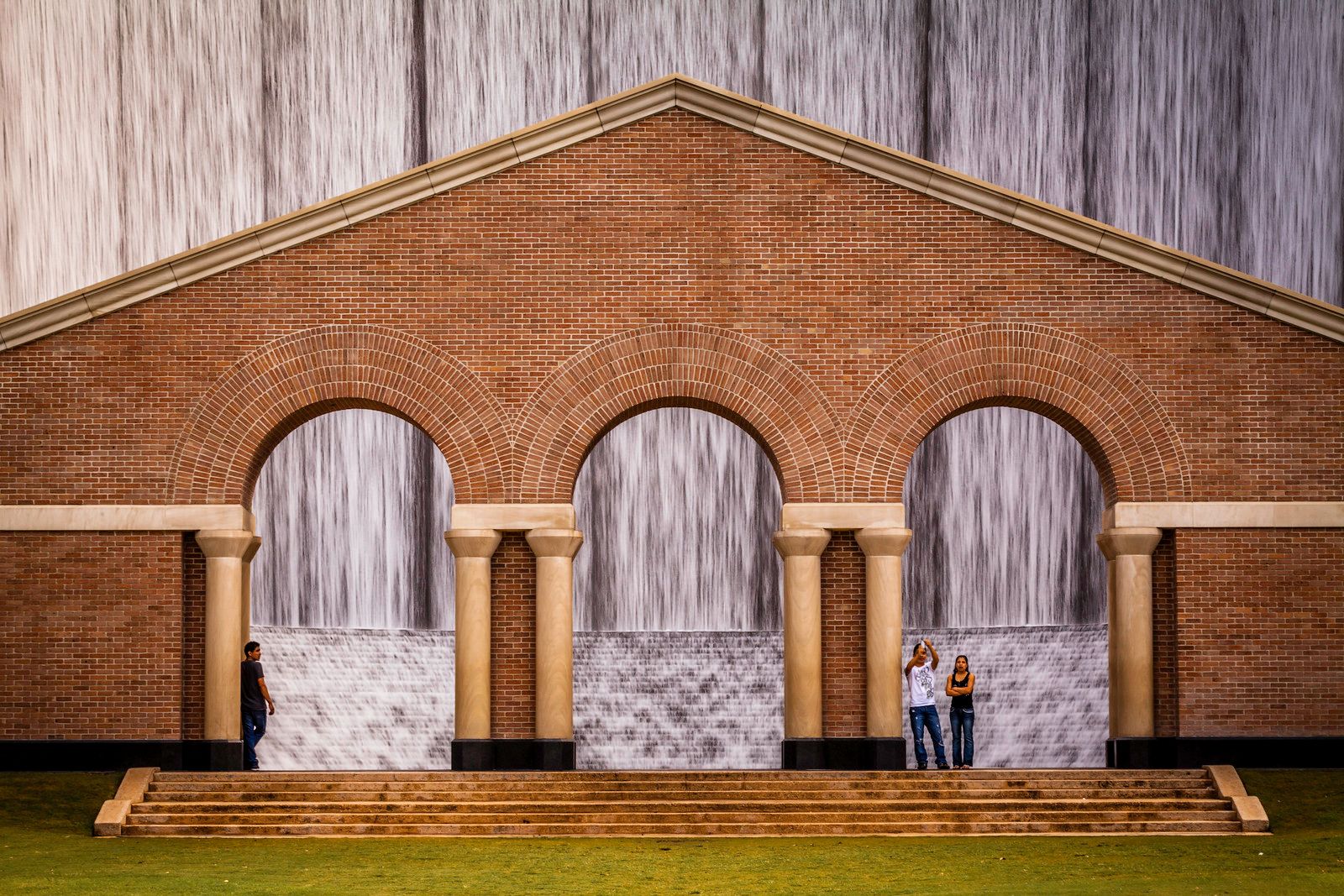 Houston Arches | Scrolller