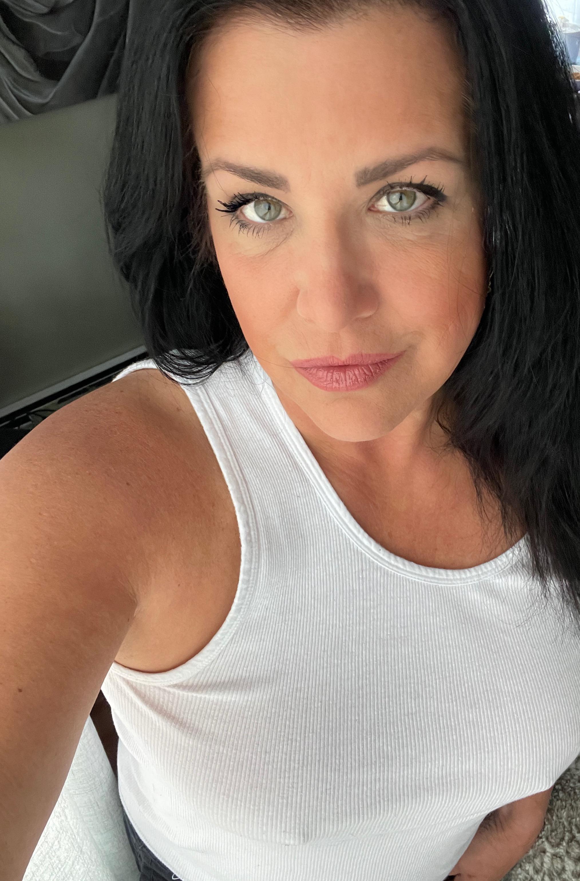 How are my milf lovers tonite?!? (54) | Scrolller