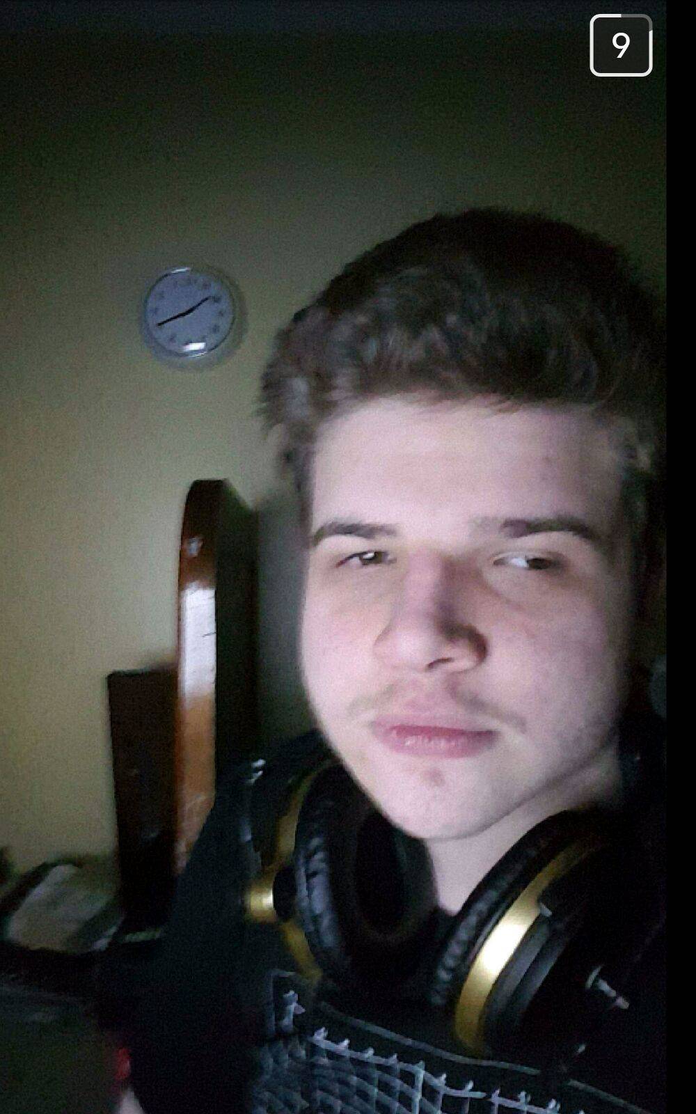 how do i fix this help | Scrolller