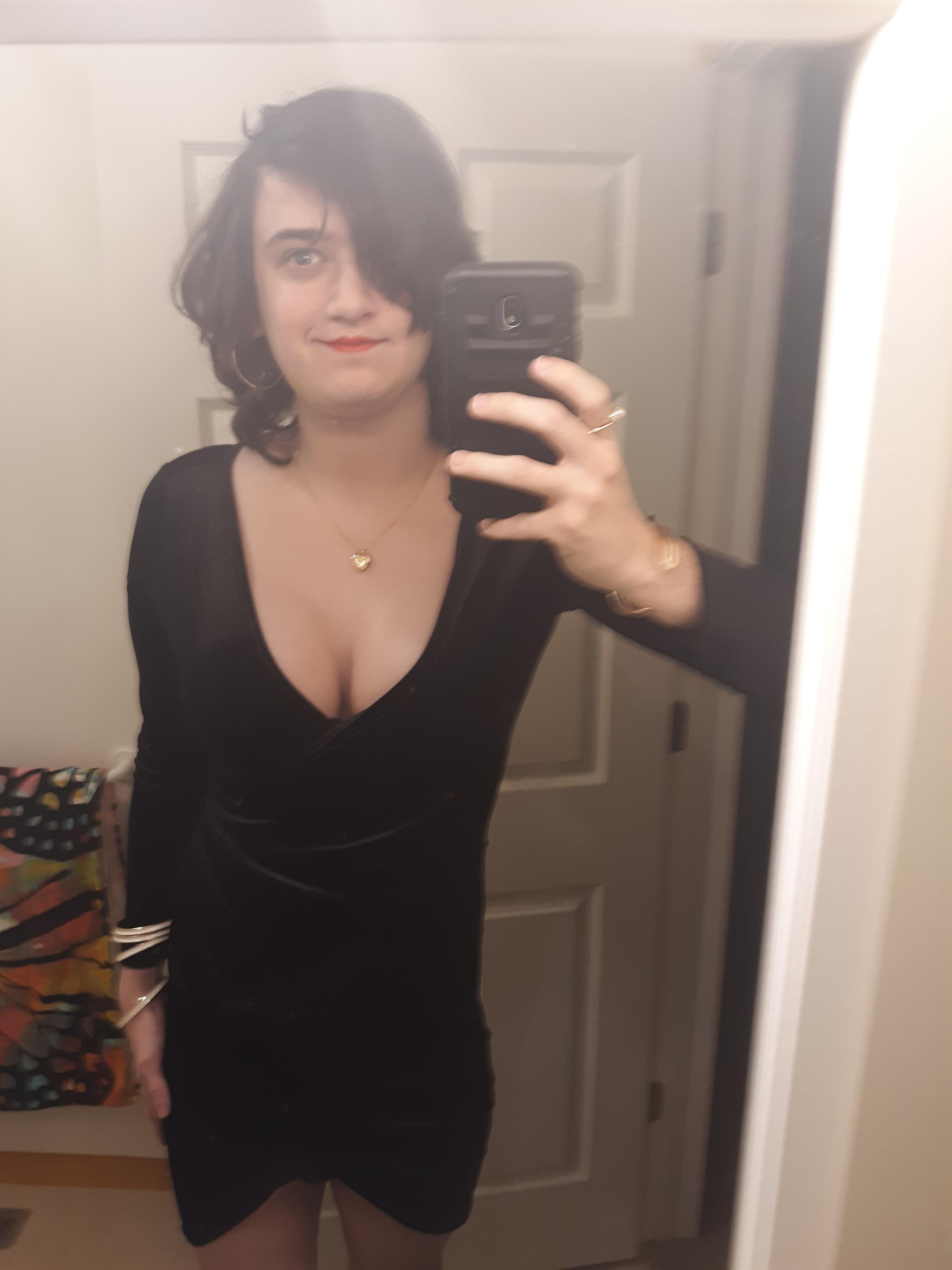 How do I look boys? 😉 | Scrolller