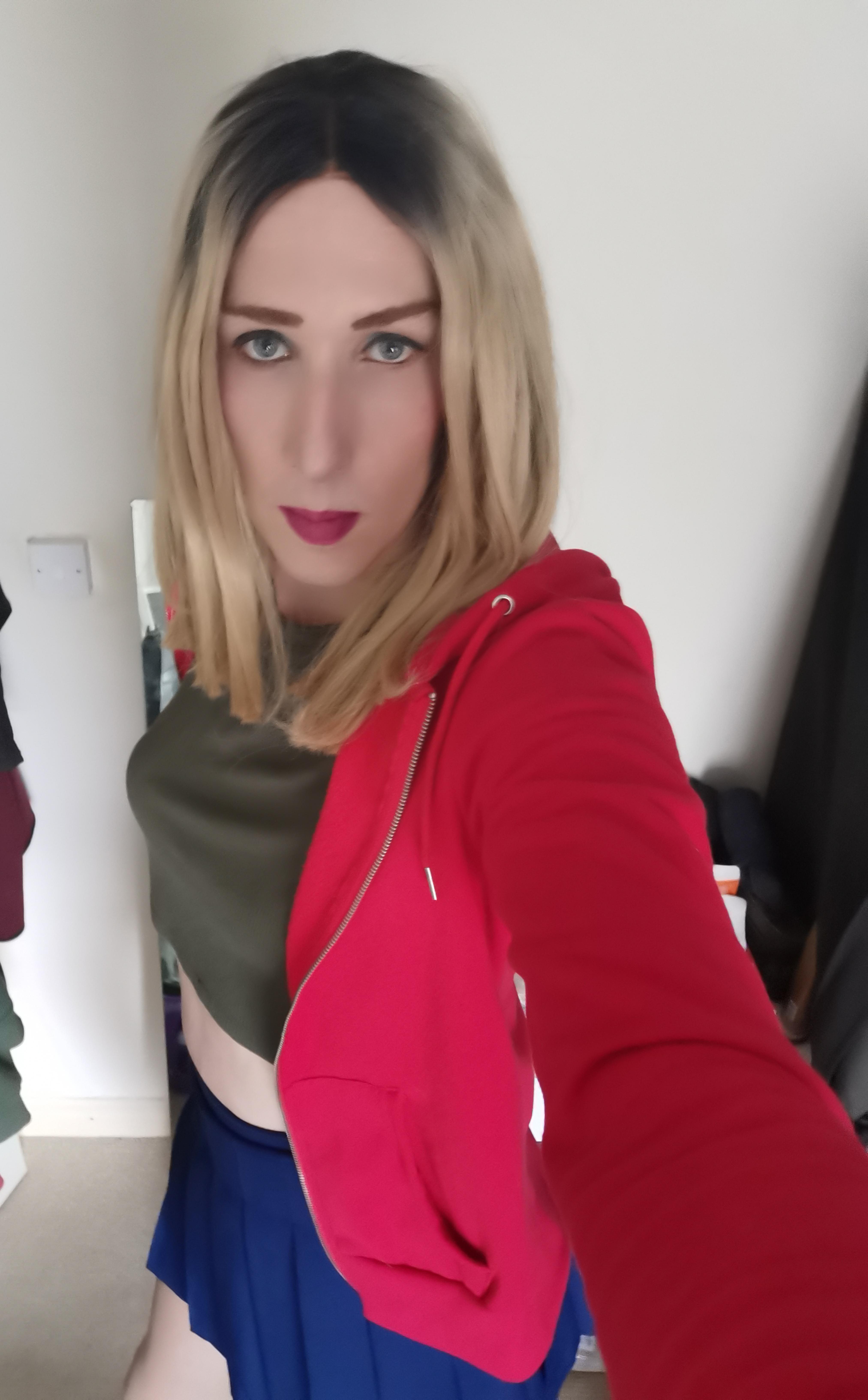 How do i look? | Scrolller