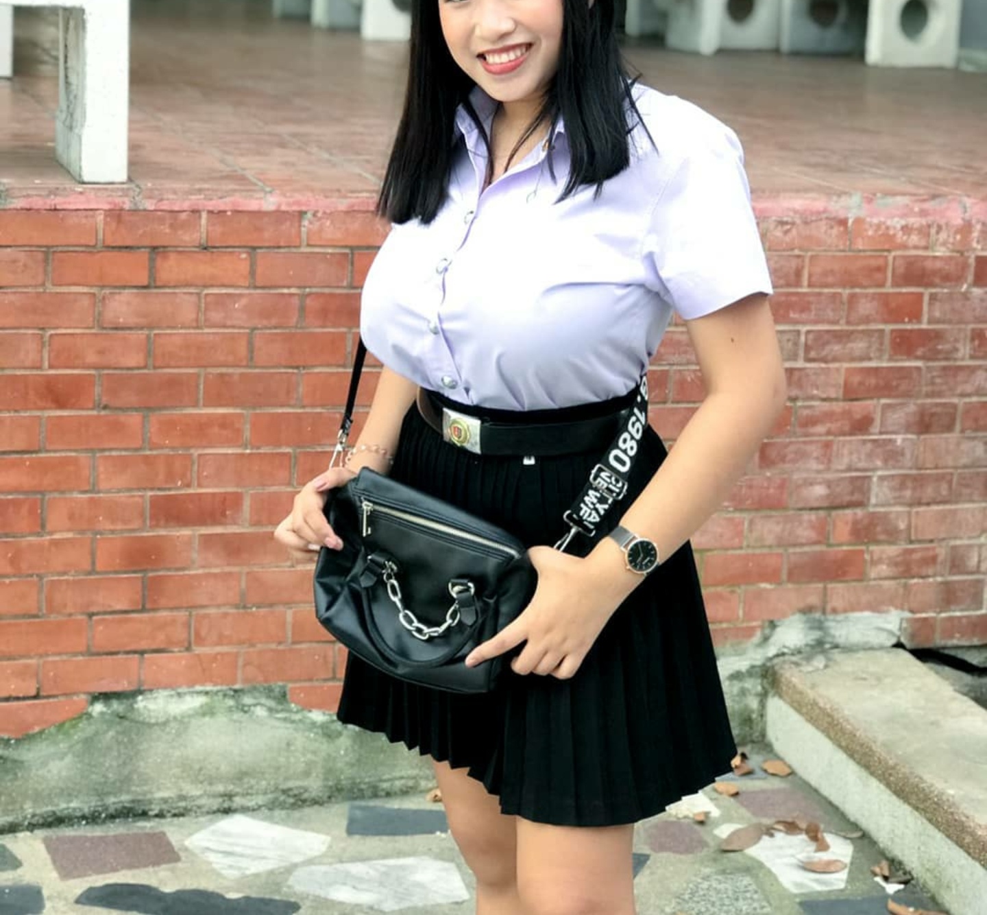 How do I look in uniform | Scrolller