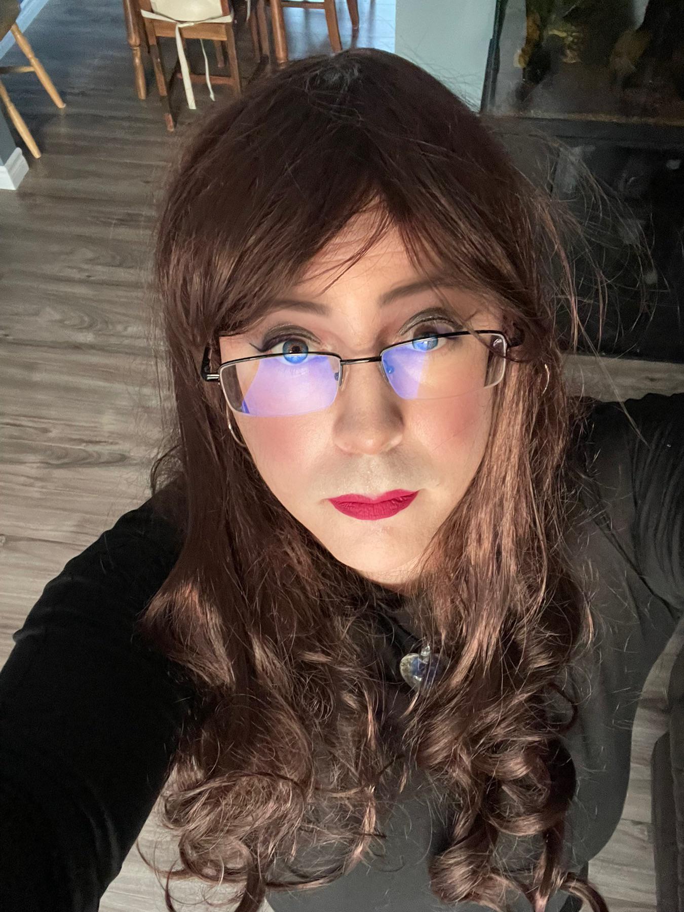 how do I look? | Scrolller