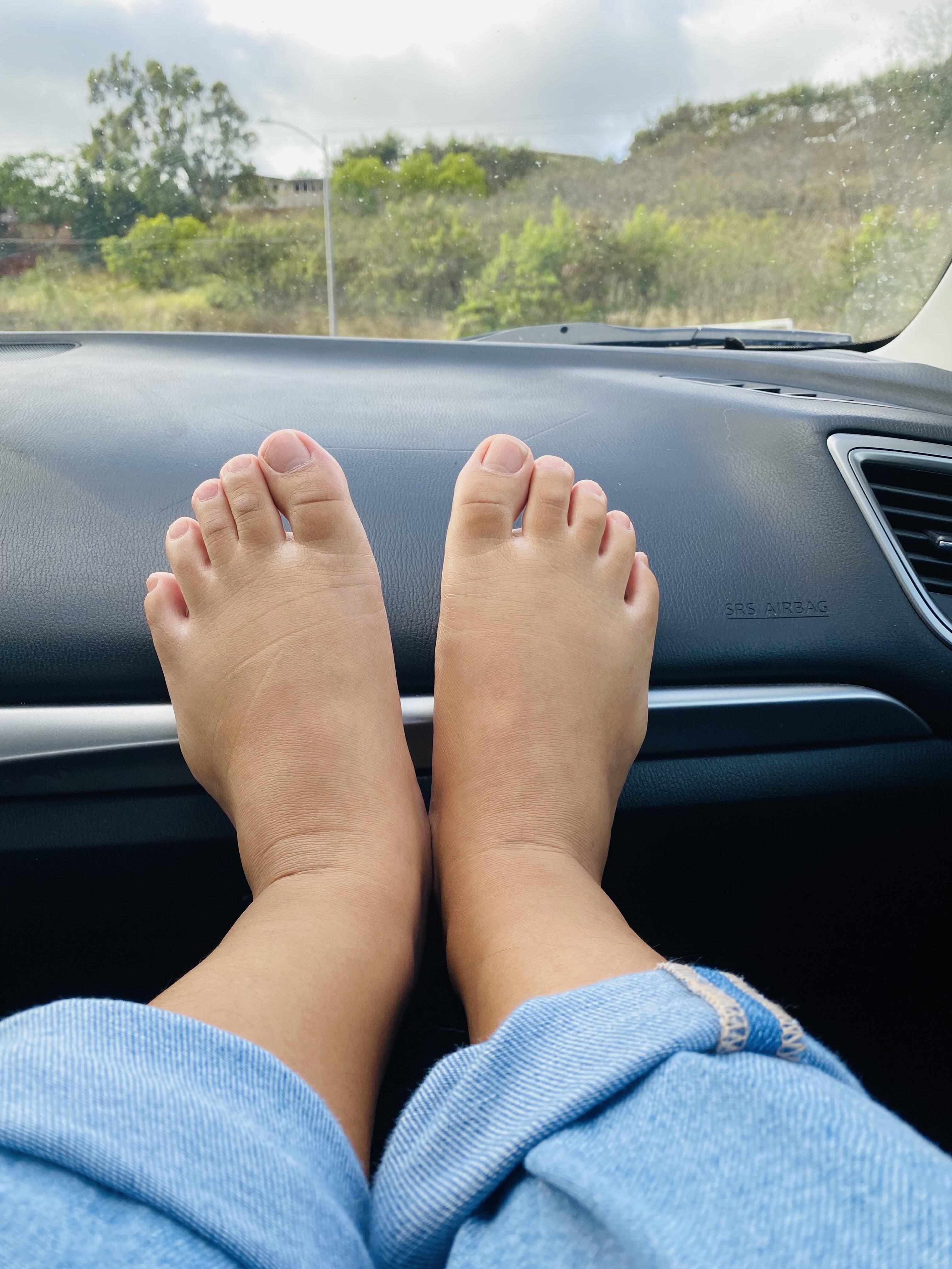 How do you feel about natural toe nails? | Scrolller