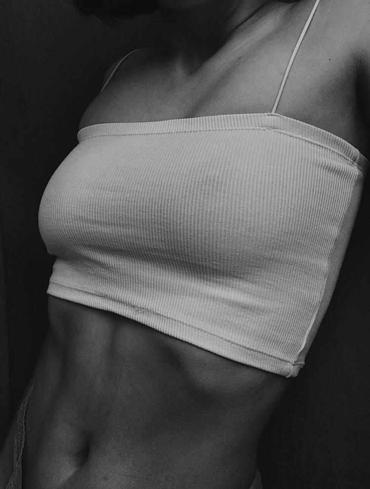 How do you like this aesthetics? More can be seen in my OF 👄 | Scrolller