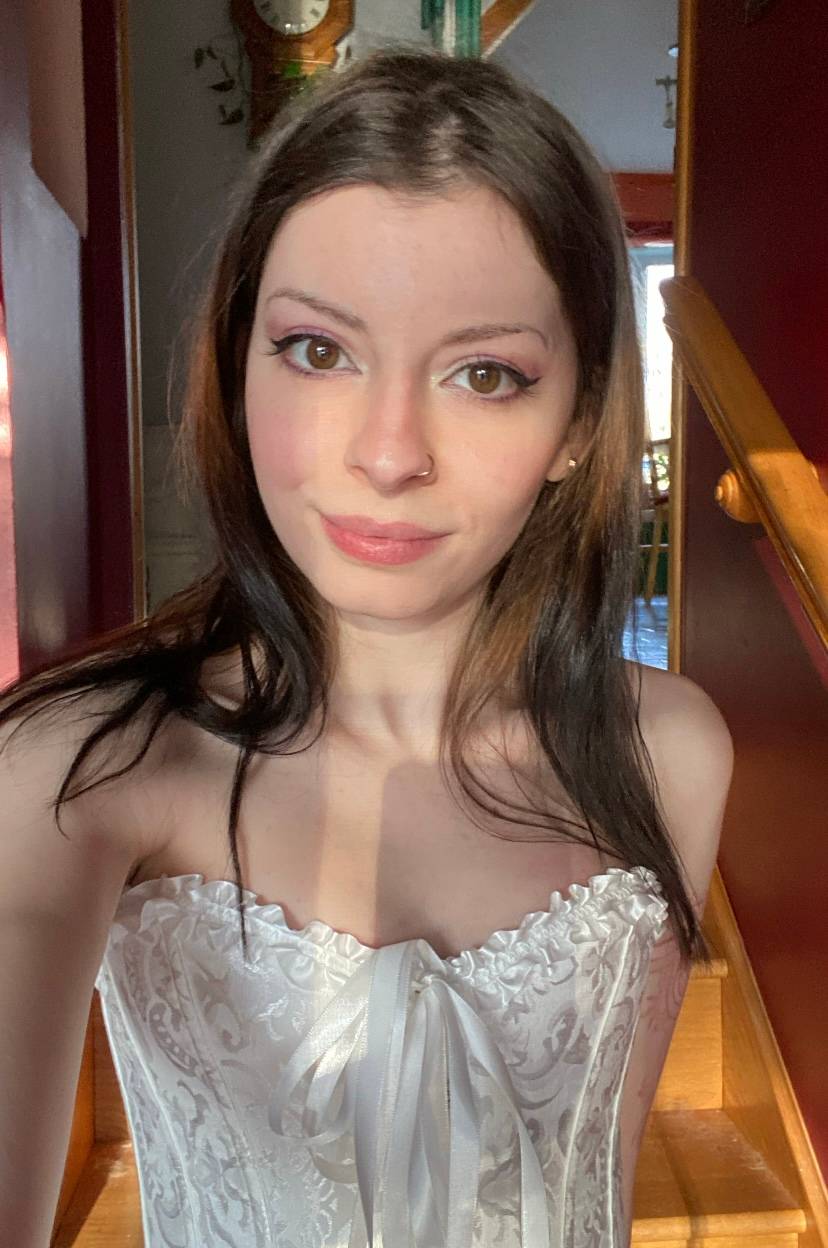 How many of you like brown eyes? (or are they hazel?) | Scrolller