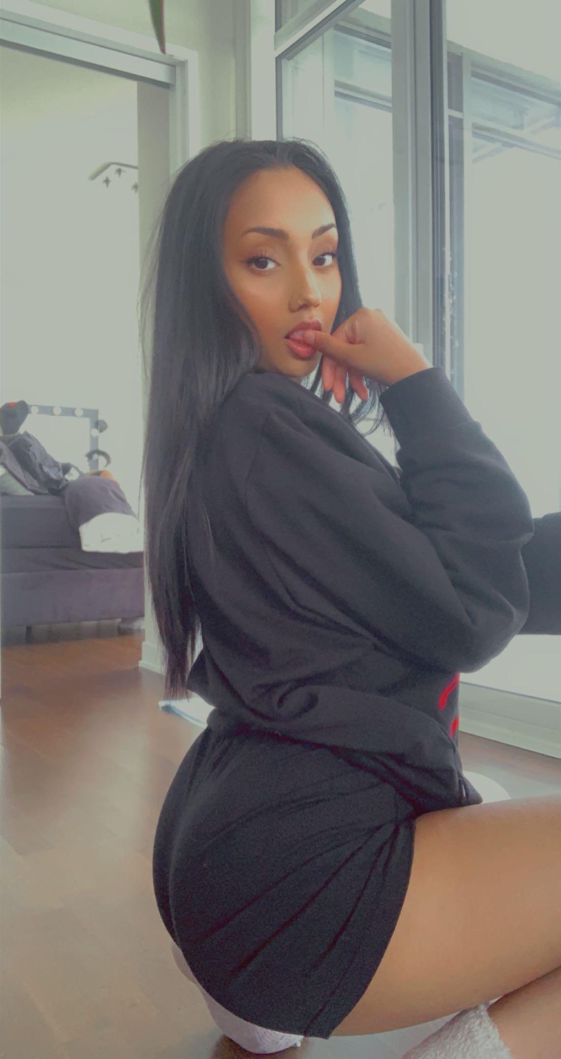 How thick you like it? | Scrolller