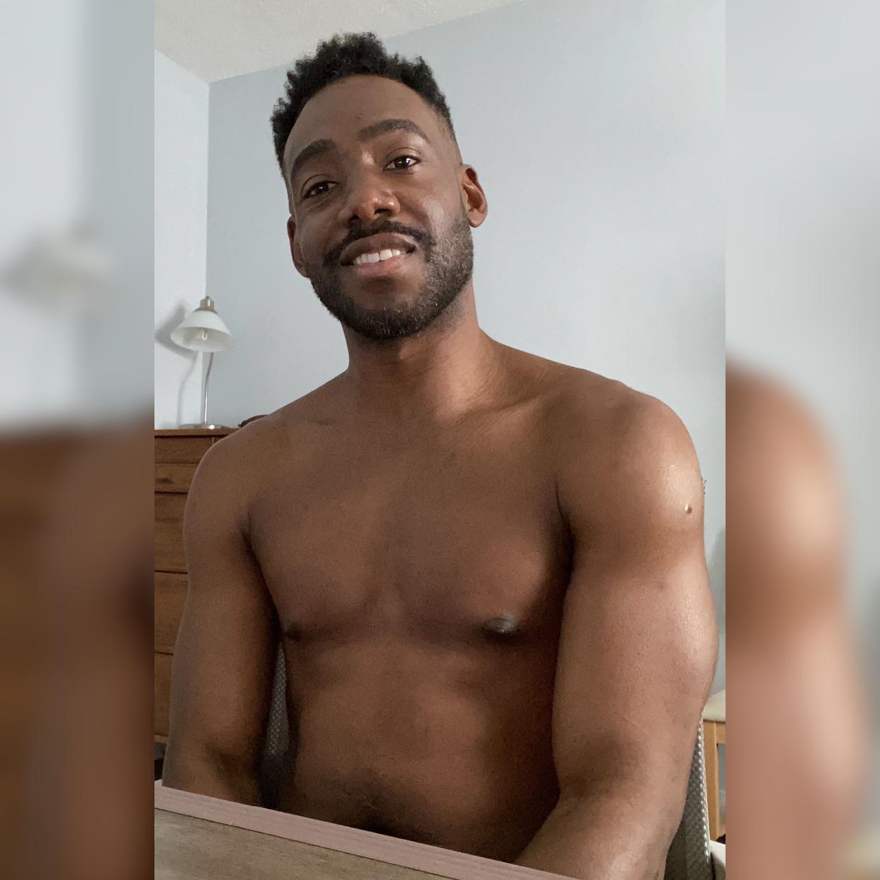 Howdy !! | Scrolller