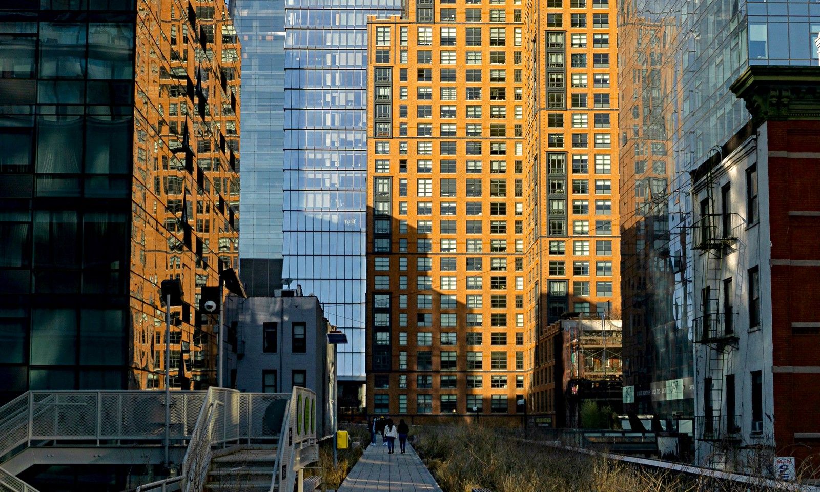 Hudson Yards - Surrounded Facades | Scrolller
