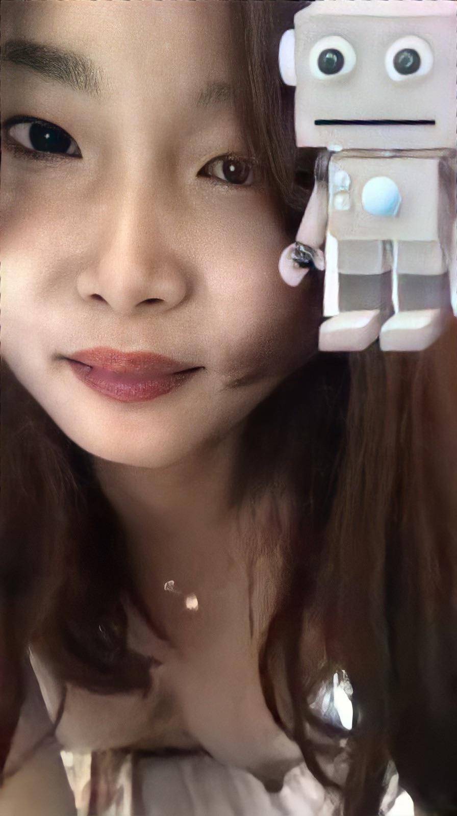 Hug me daddy ._. | Scrolller